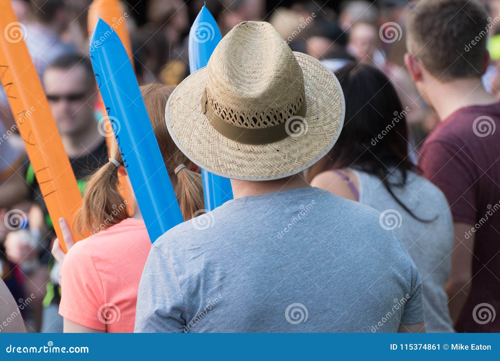Spectators at the London Marathon Stock Image - Image of race, crowd ...