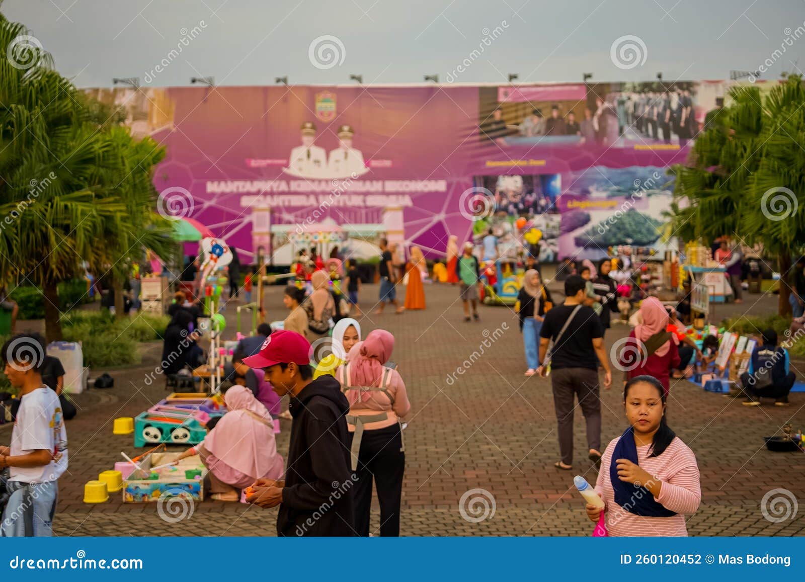 Spectators Watching a Performance at the Carnival Editorial Photography ...