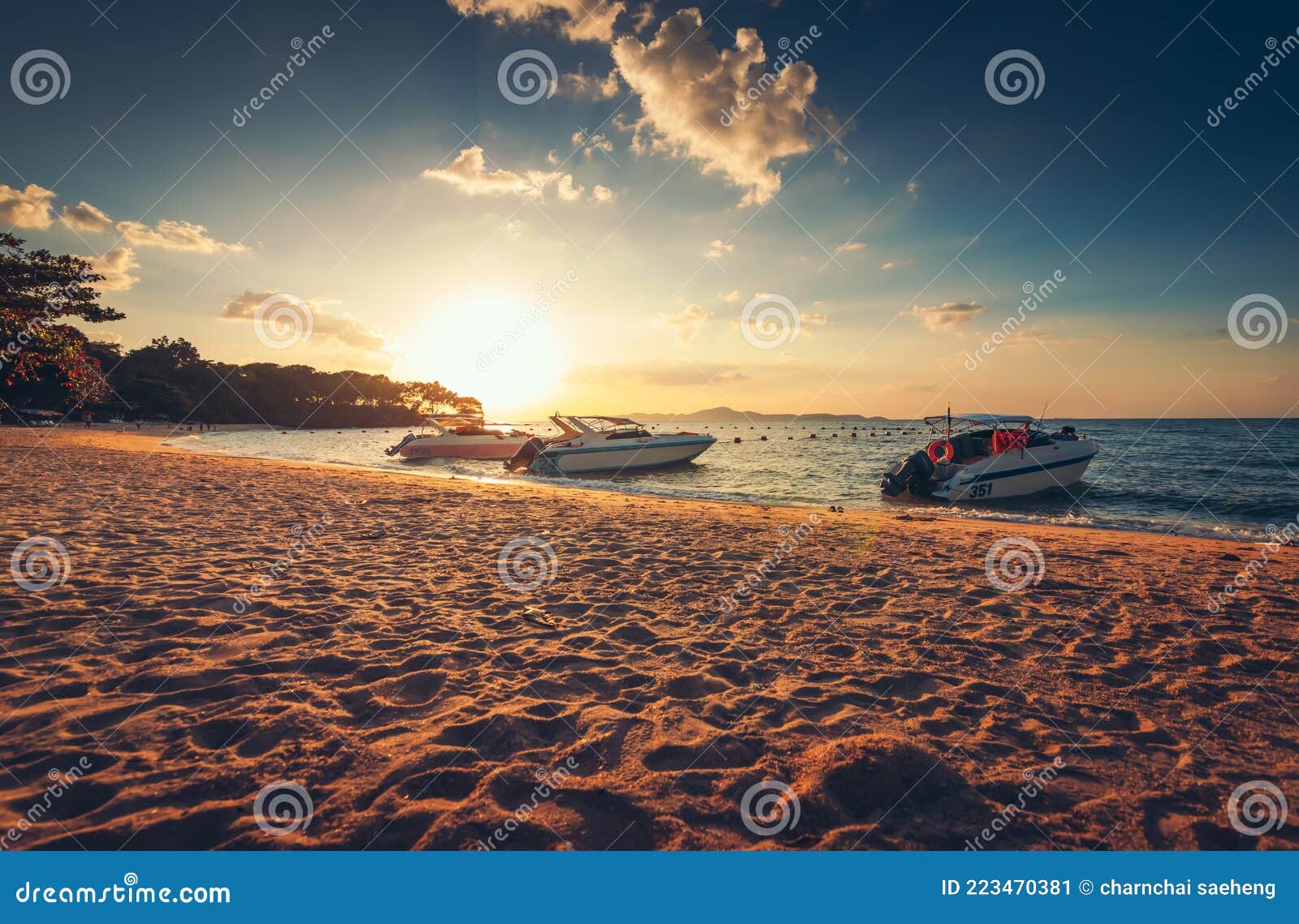 Speed Boat at the Sea Beach and Sunset Stock Image - Image of outdoors ...