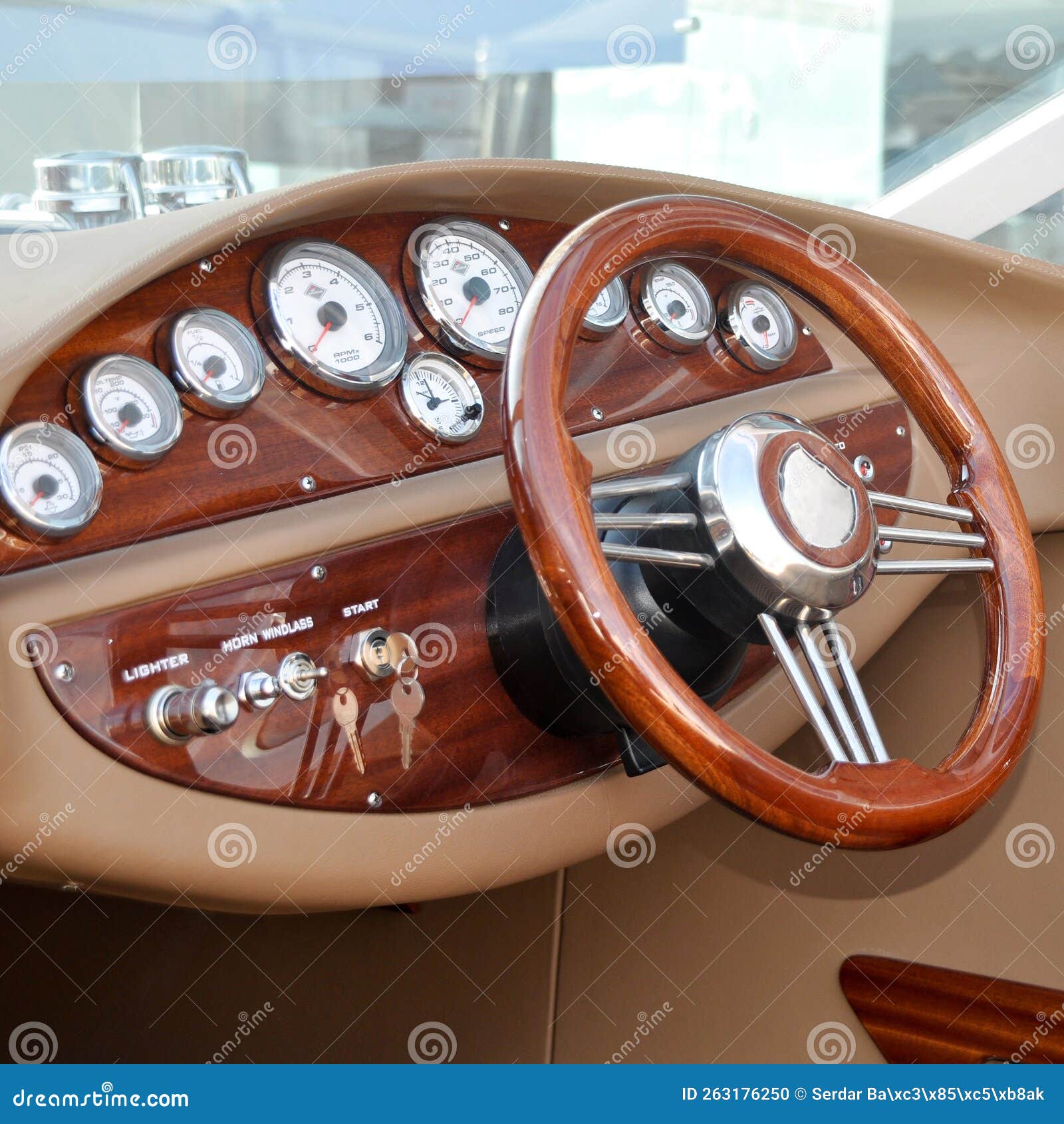 Speed Boat Steering Wheel and Instrument Panels, Speedboat Control ...