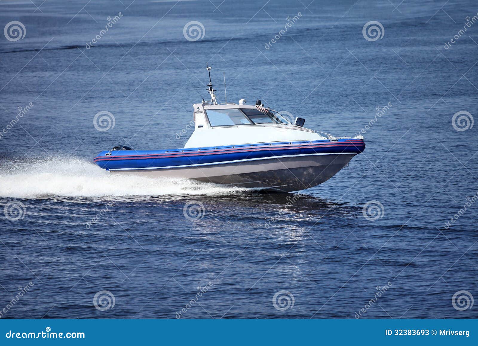 Speed on the water stock image. Image of drive, motorboat - 32383693