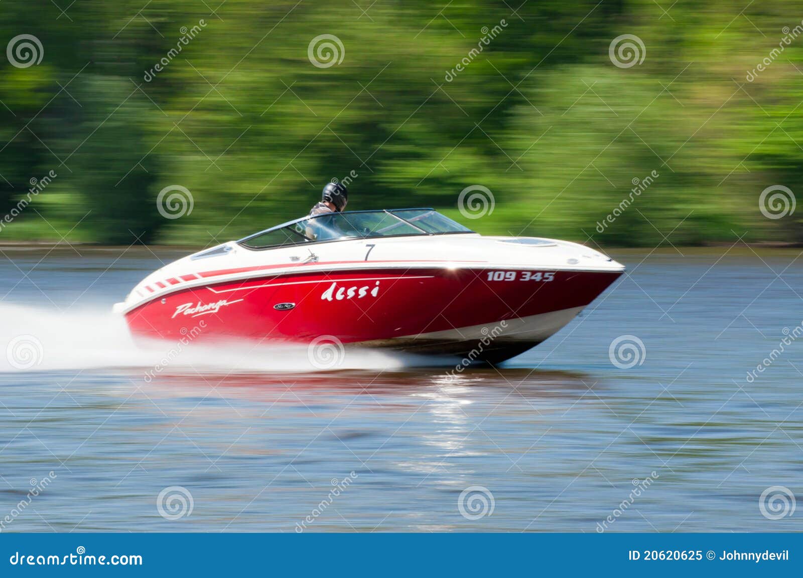 Speedboat in Action editorial image. Image of engine - 20620625