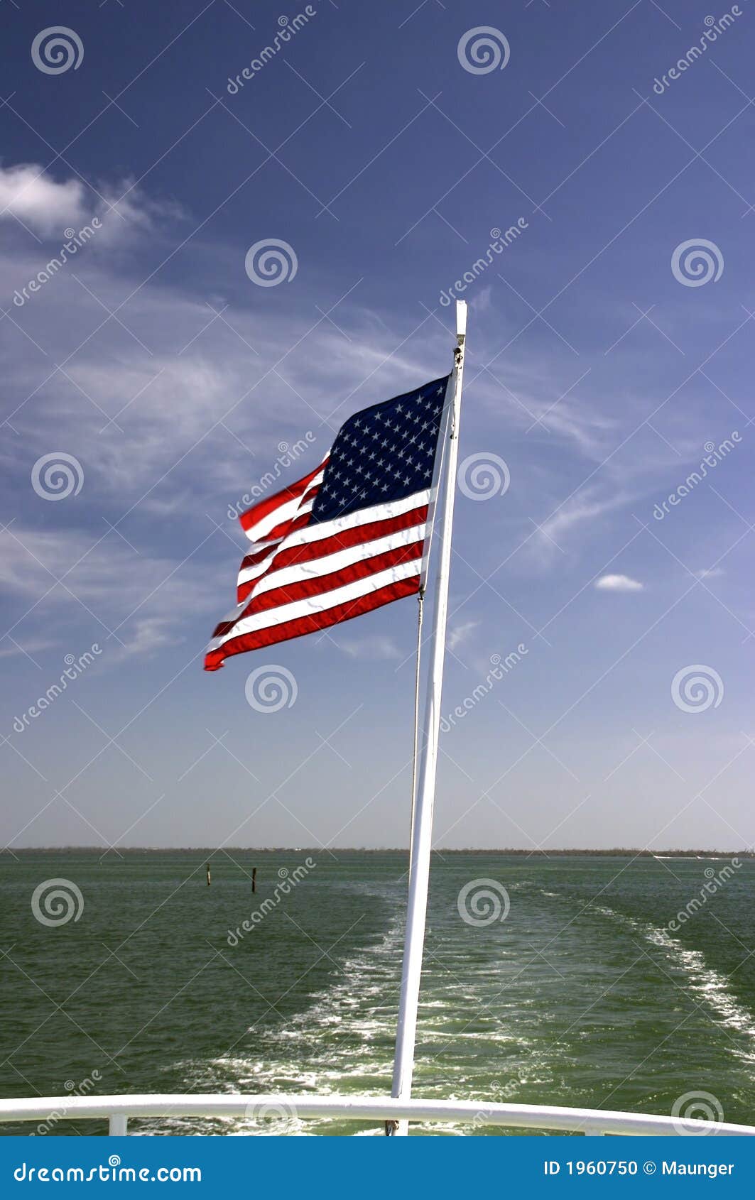 Speedboat and Wake and Flag Stock Photo - Image of fast, resort: 1960750