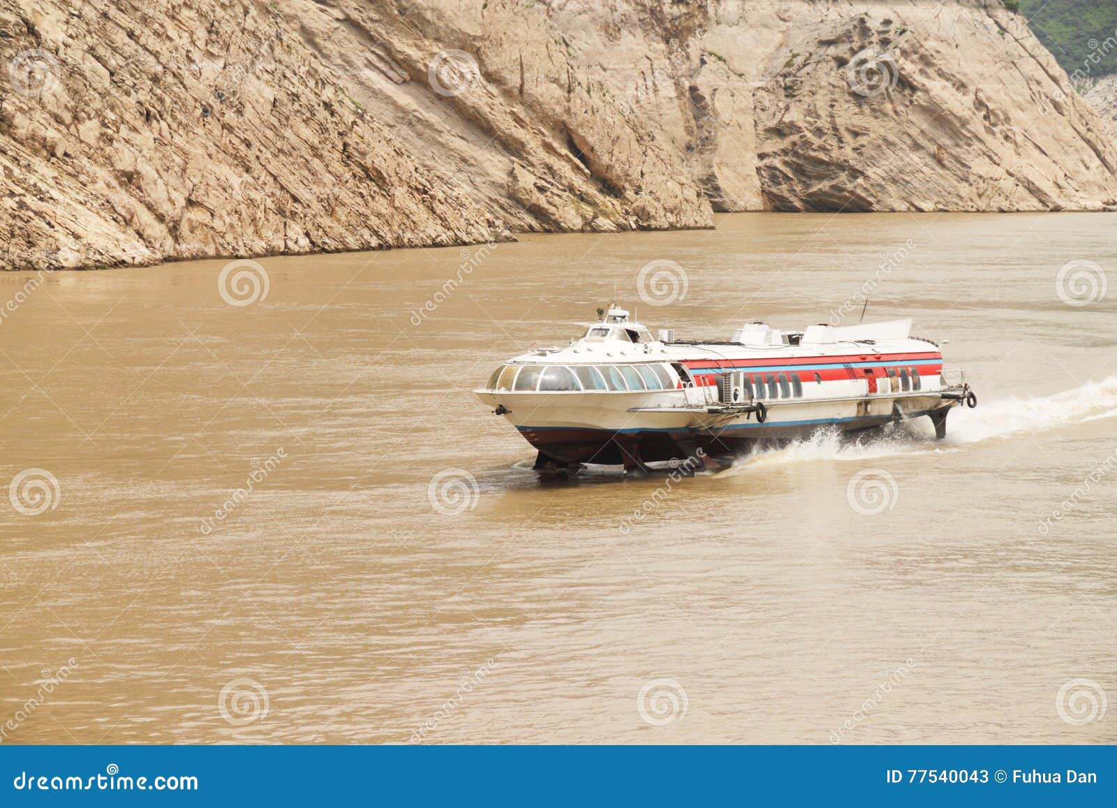 Speedboat stock image. Image of wave, steep, rock, yacht - 77540043