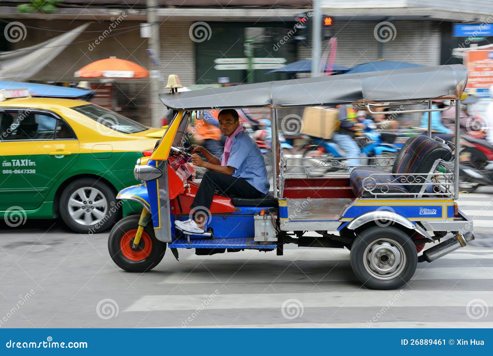 Speeding Tuk Tuk in Bangkok Editorial Photo - Image of quick, city ... Speeding Tuk Tuk in Bangkok Editorial Photo - Image of quick, city ...