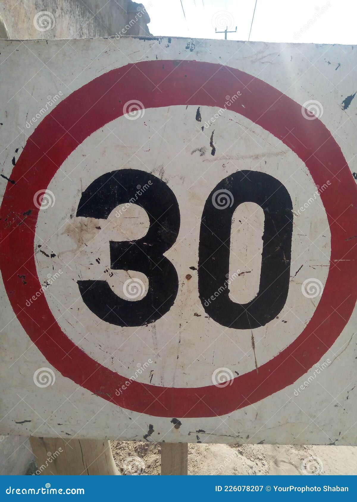 Speedway limit 30km/h stock image. Image of 30kmh, sign - 226078207