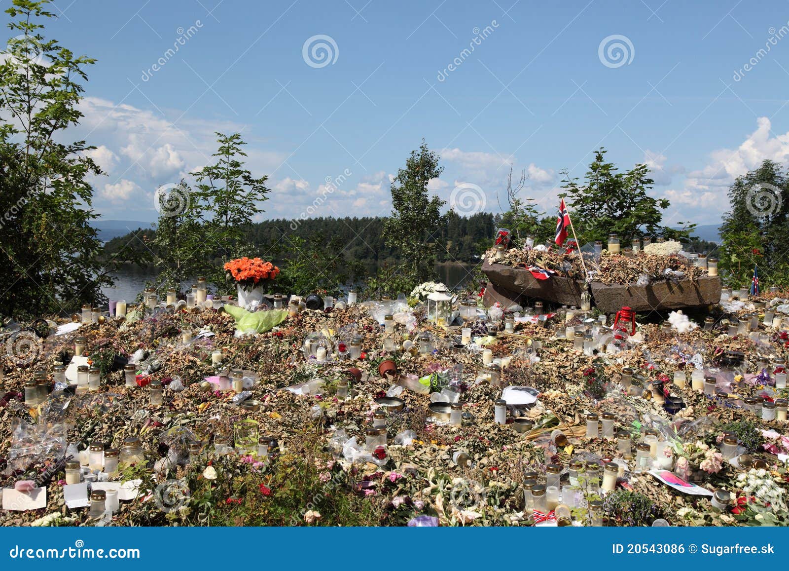 Speicher Der Opfer Des Norwegen-Angriffs in Insel Utoya Redaktionelles ...