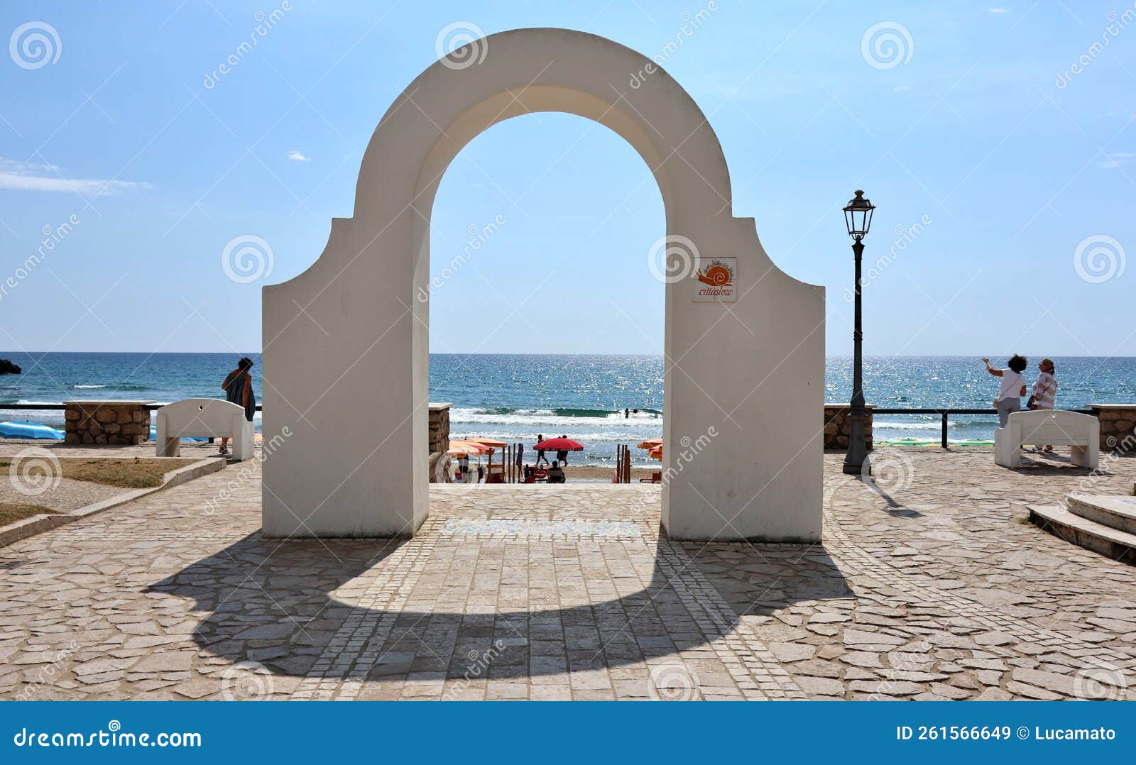 Sperlonga - Arco in Piazza Fontana Editorial Stock Image - Image of ...
