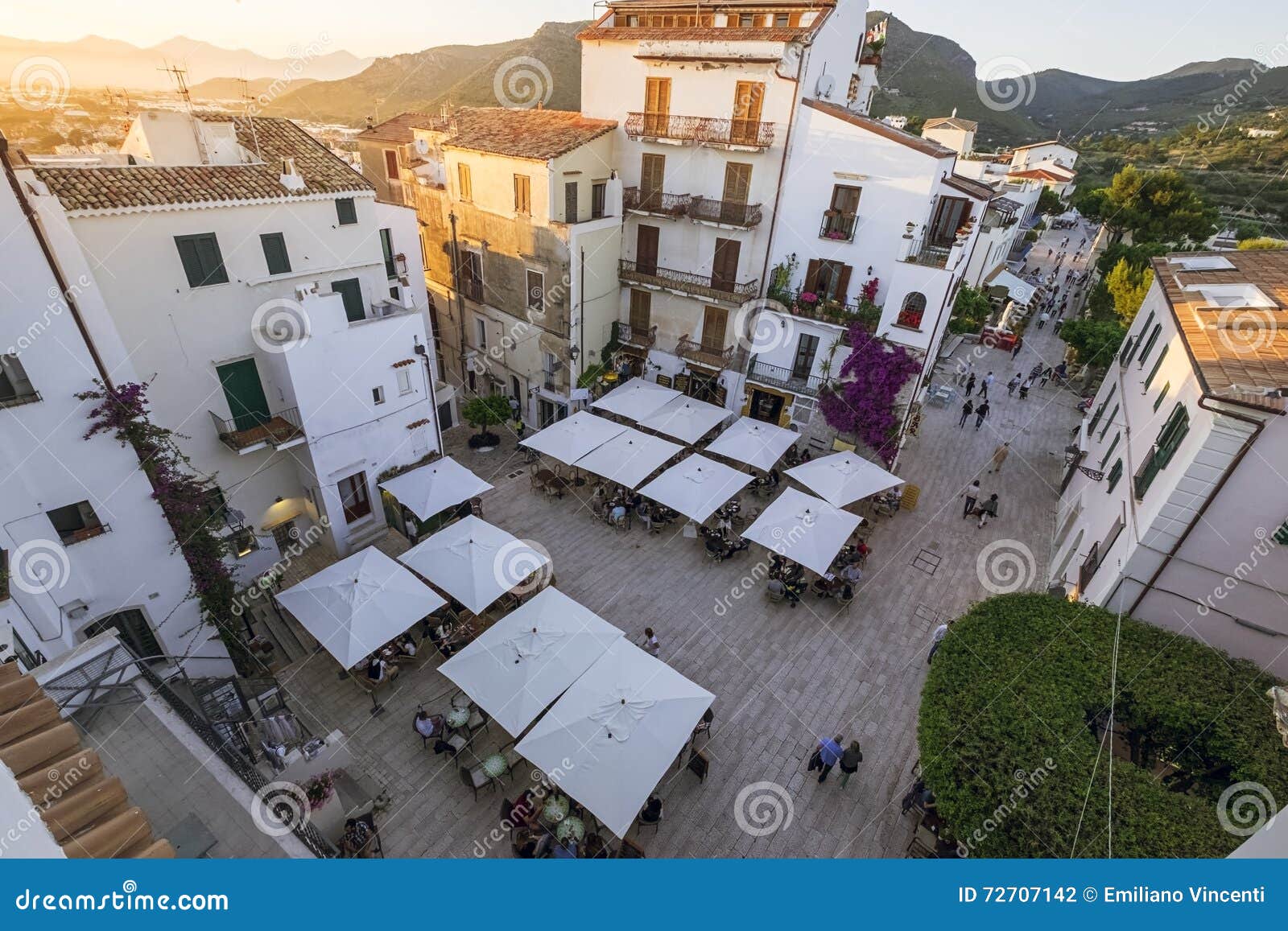Sperlonga town center editorial photography. Image of colorful - 72707142