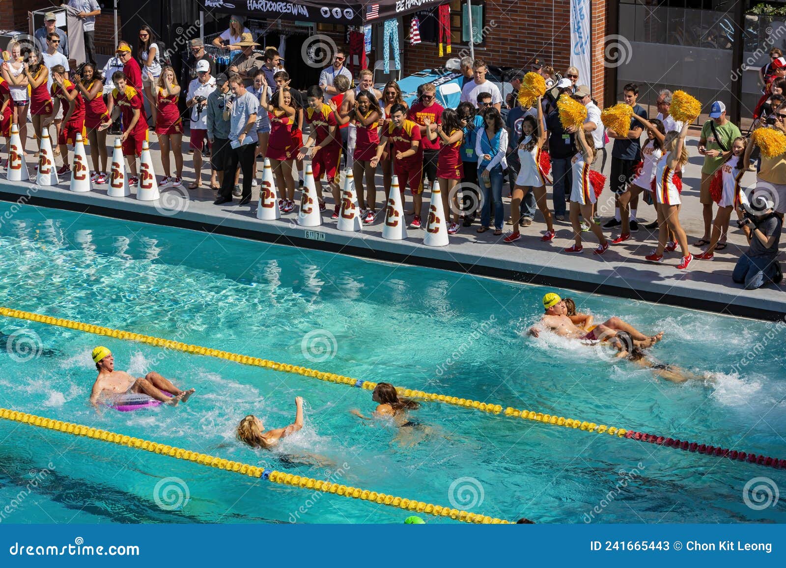 Spezielles Schwimmen Mit Wanderung in Usw. Redaktionelles Stockfoto ... Spezielles Schwimmen Mit Wanderung in Usw. Redaktionelles Stockfoto ...