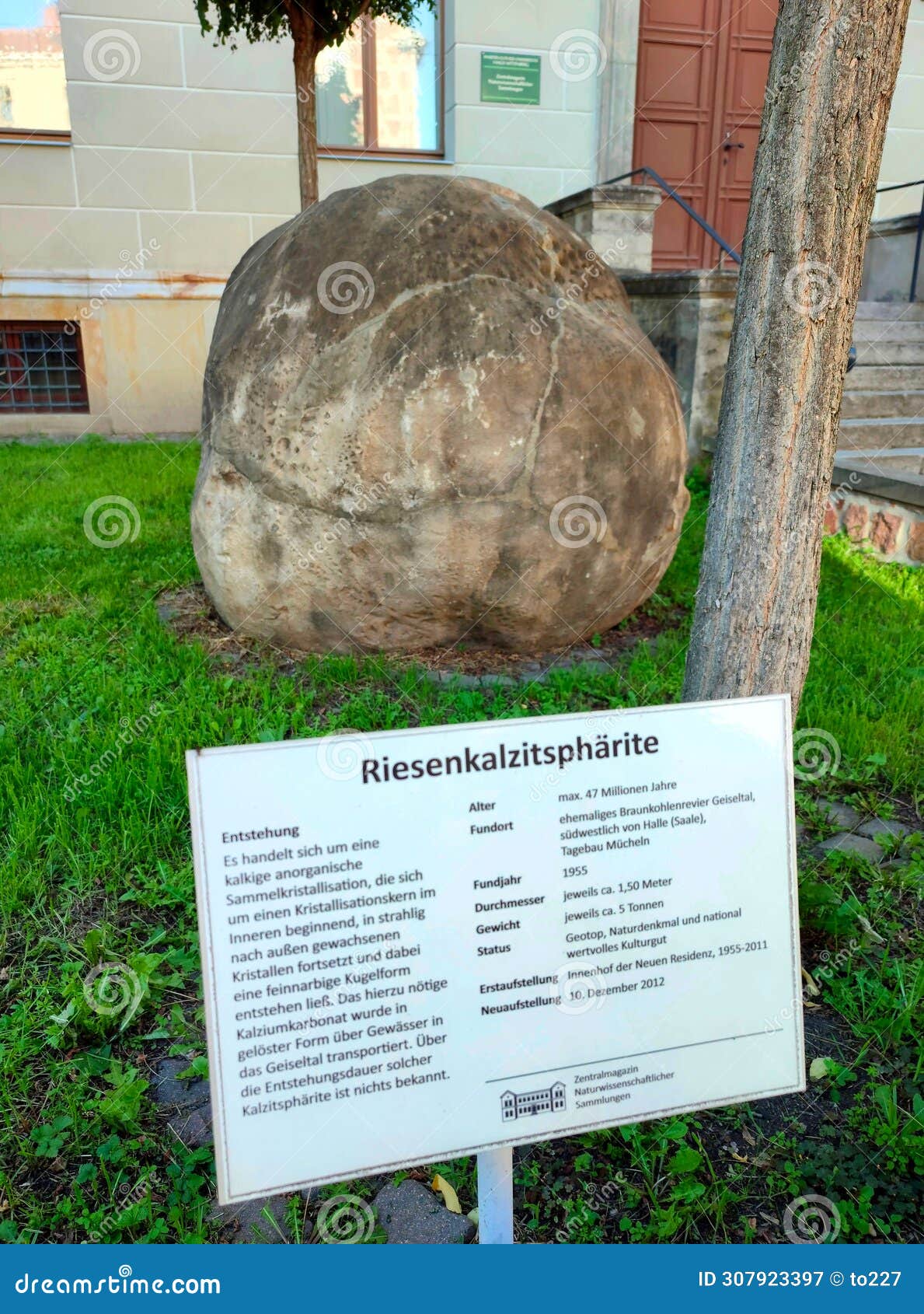 Sphere of Seams editorial photography. Image of science - 307923397