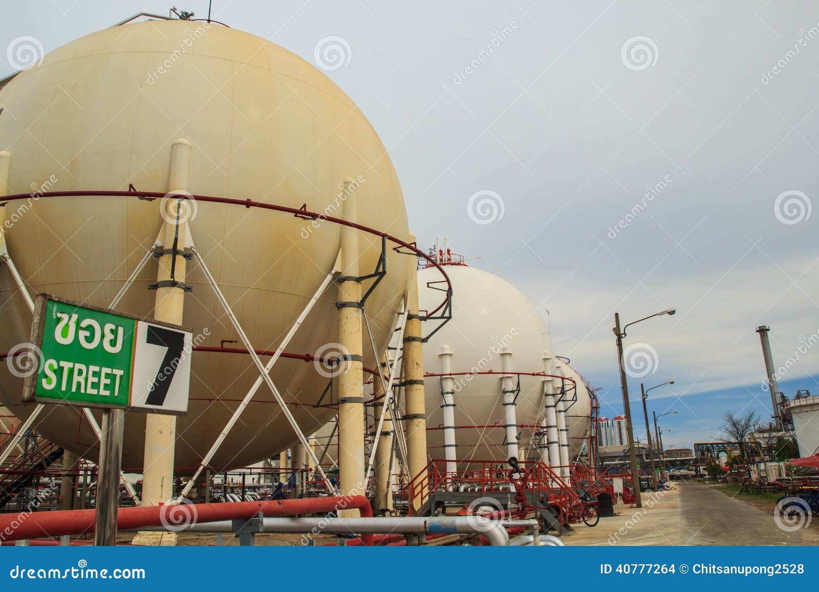 Spherical Tanks in Refineries Stock Photo - Image of pipeline, industry ...