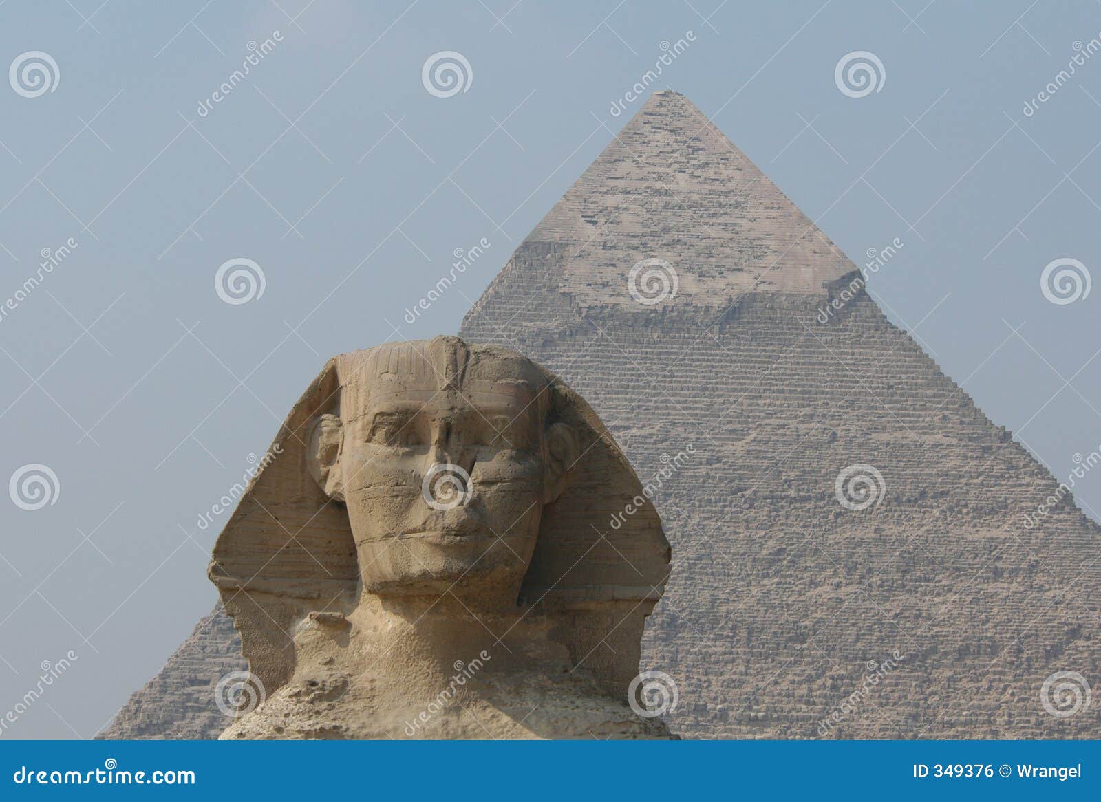 Sphinx Et Pyramide De Chephren Photo stock - Image du regard, gizeh: 349376