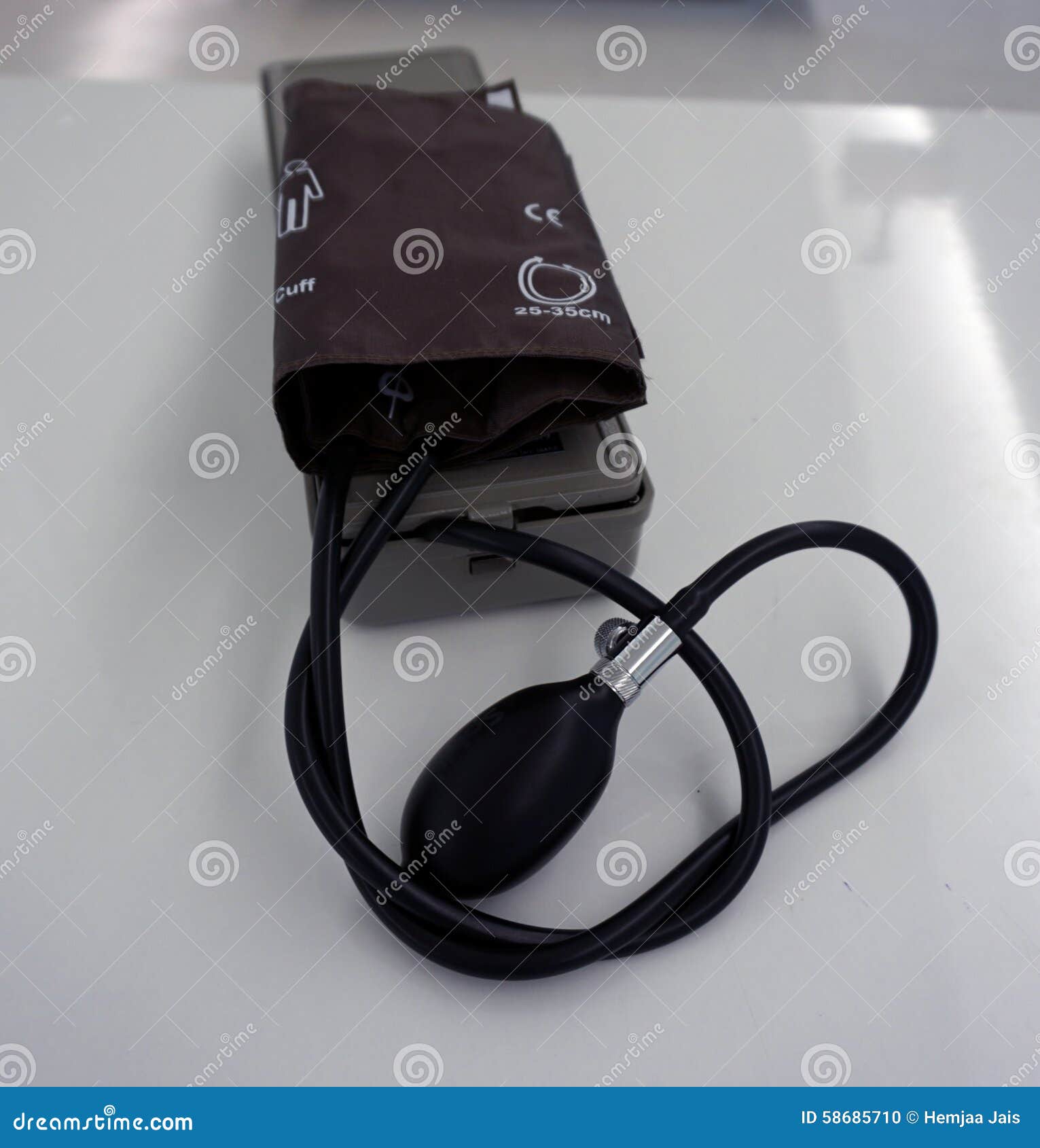 Sphygmomanometer stock photo. Image of cardiology, clinic - 58685710