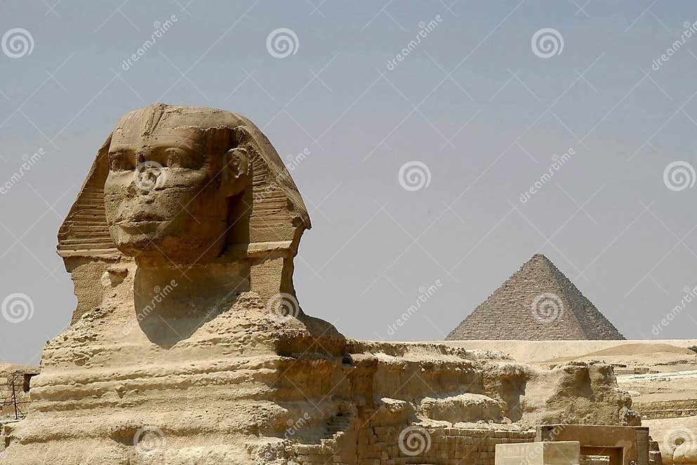 Sphynx and Chefren pyramid stock image. Image of ancient - 57277
