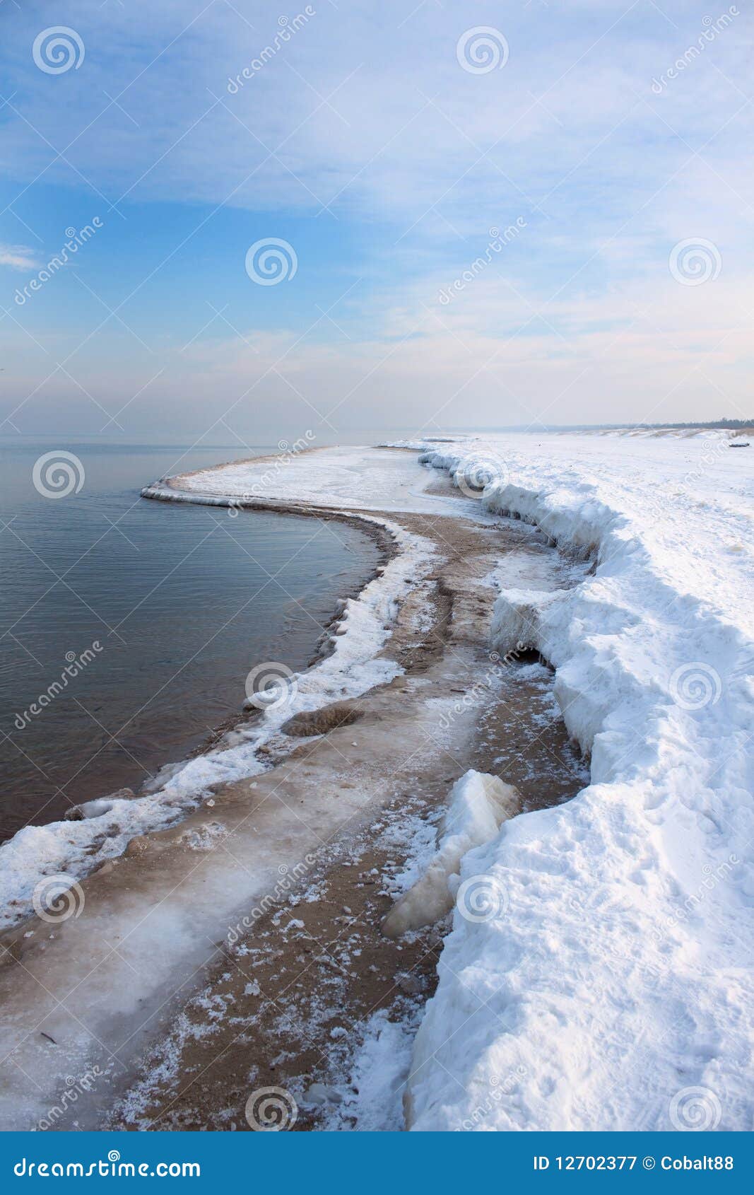Spiaggia Del Mare in Inverno Immagine Stock - Immagine di scena, vista ...