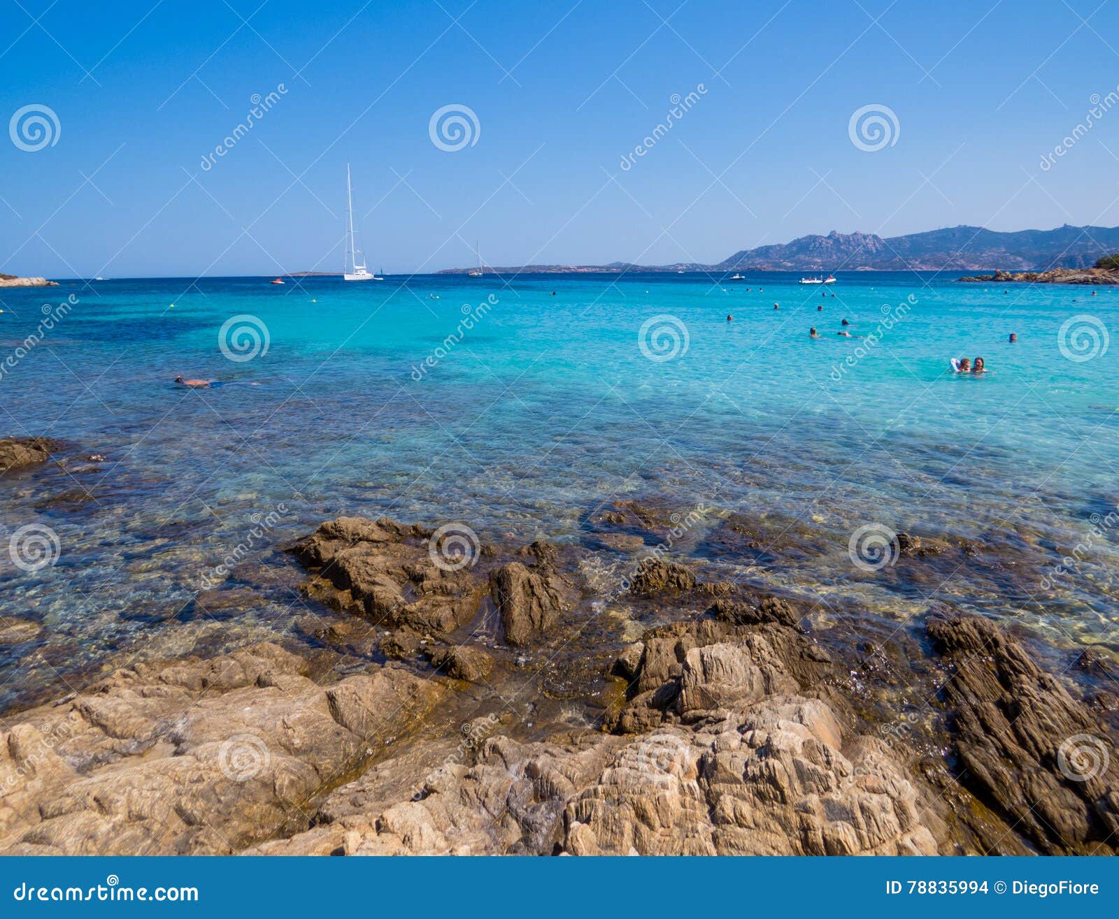 Spiaggia Del Relitto, Isla De Caprera Foto de archivo - Imagen de ...