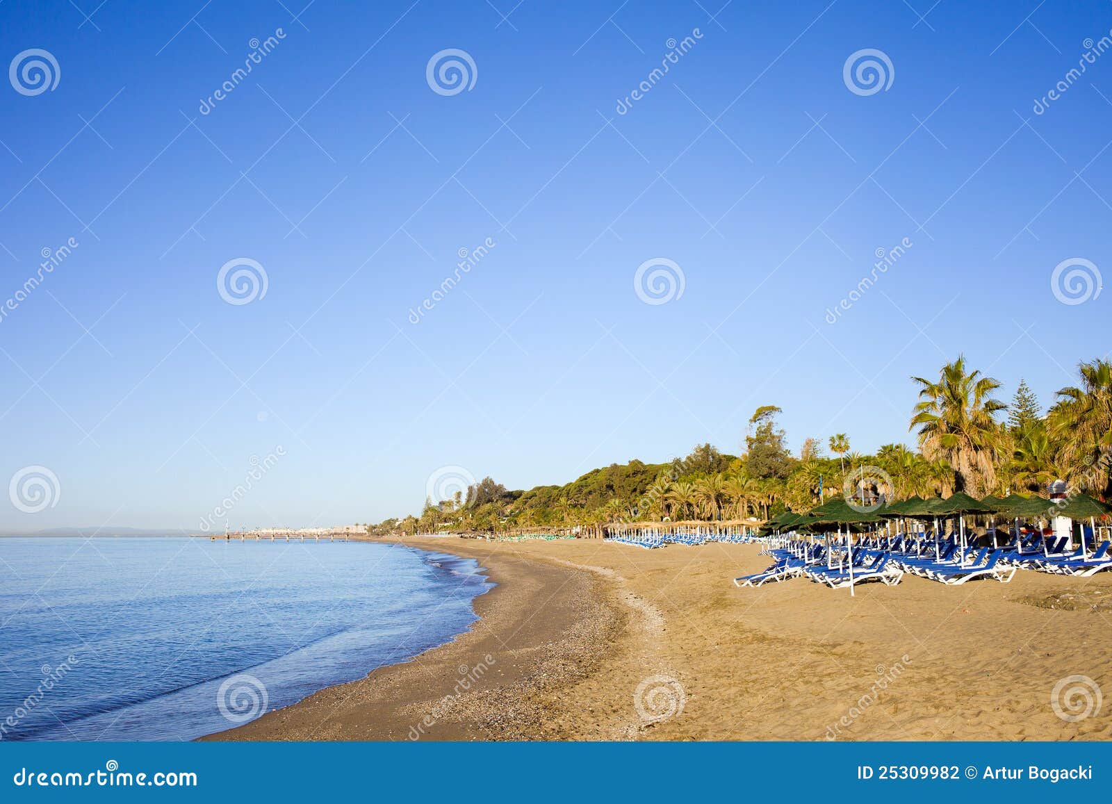 Spiaggia Di Marbella Su Costa Del Sol in Spagna Fotografia Stock ...