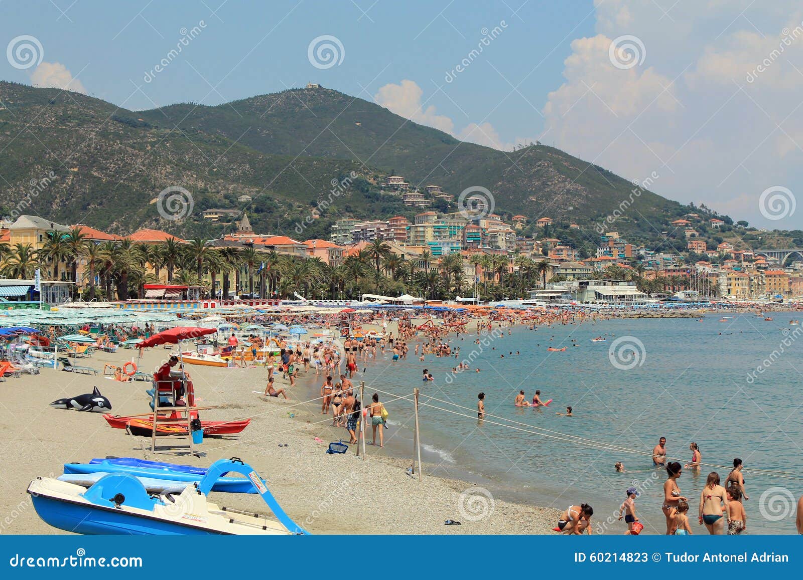 Spiaggia di Varazze fotografia stock editoriale. Immagine di mare ...
