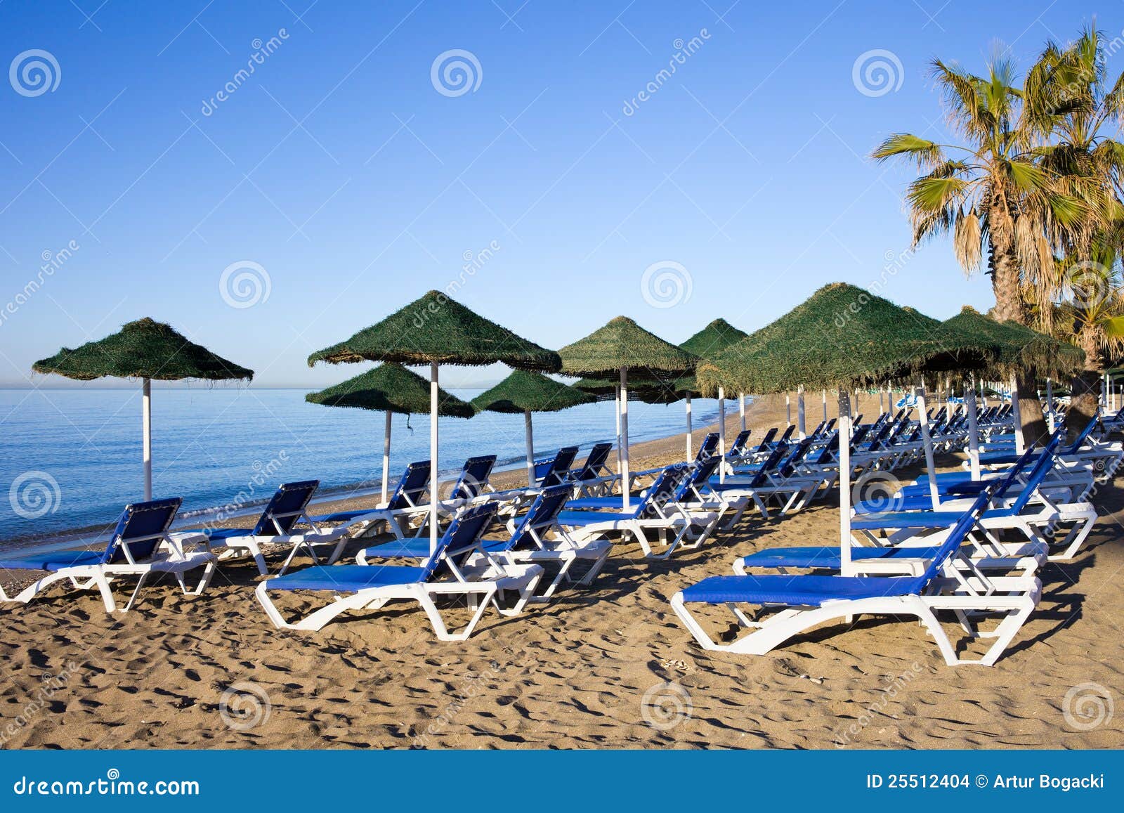 Spiaggia E Mare Di Marbella Fotografia Stock - Immagine di destinazione ...