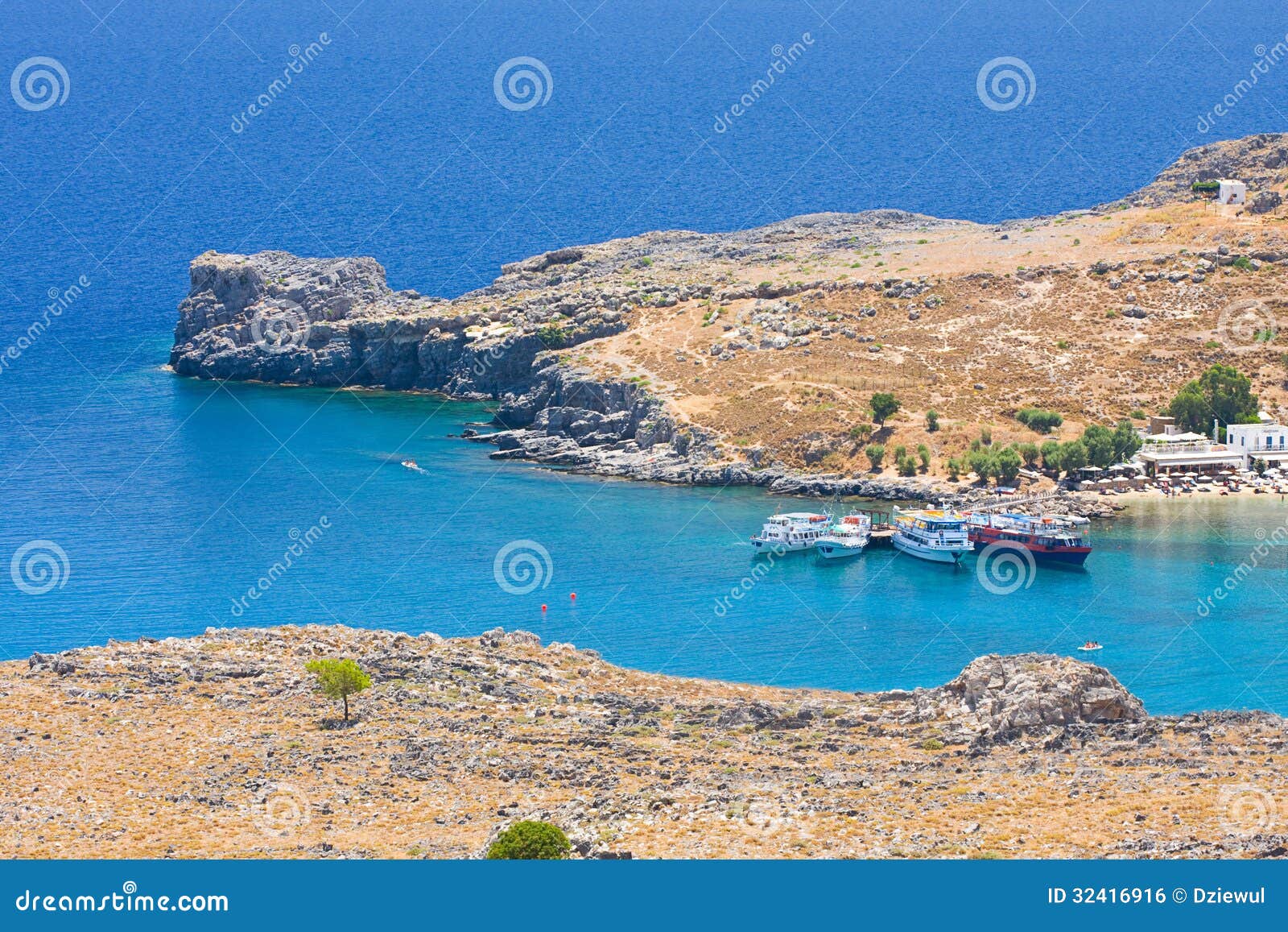 Spiaggia in Lindos, Rodi fotografia stock. Immagine di festa - 32416916