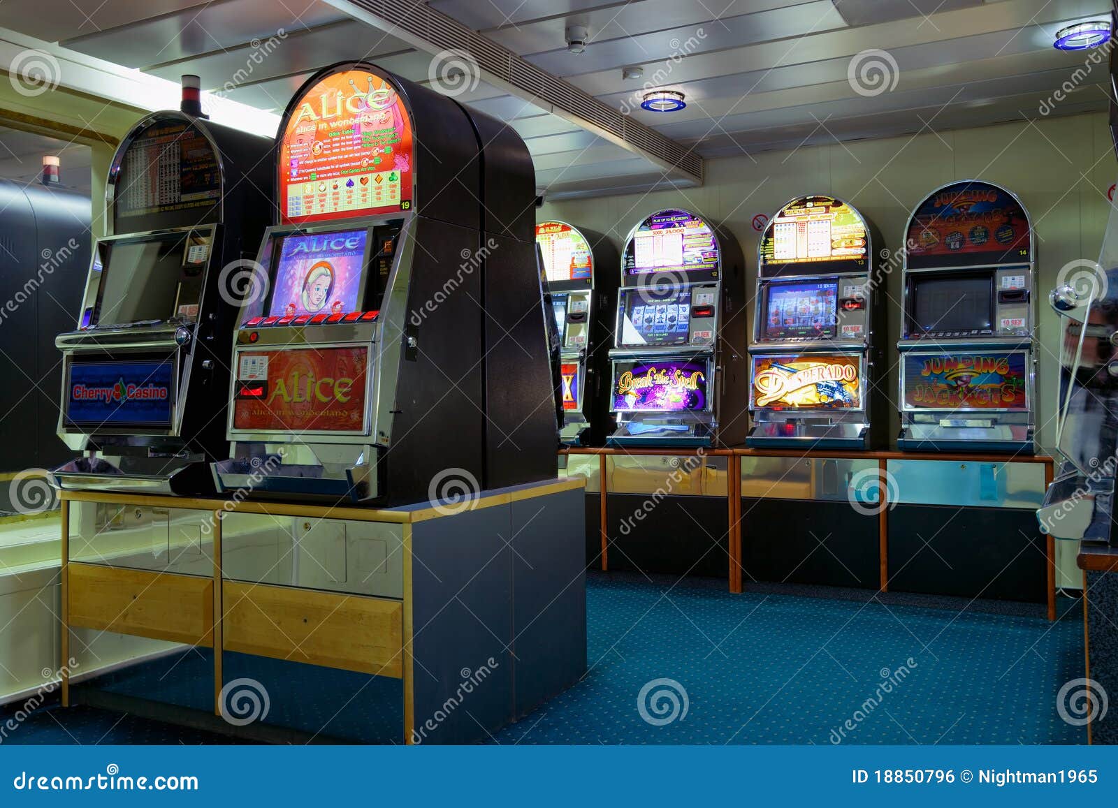 Spielautomat redaktionelles foto. Bild von geld, kasino - 18850796