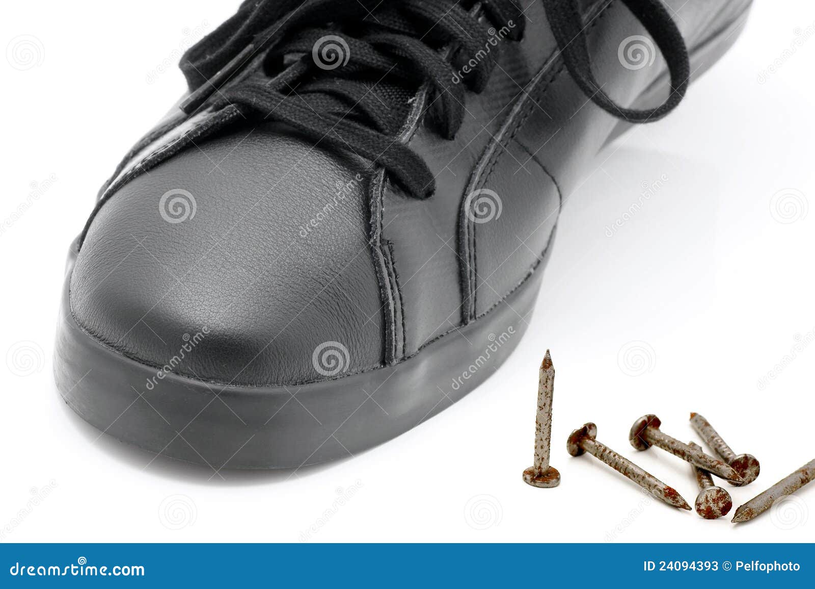 Spikar skon fotografering för bildbyråer. Bild av försiktigt - 24094393