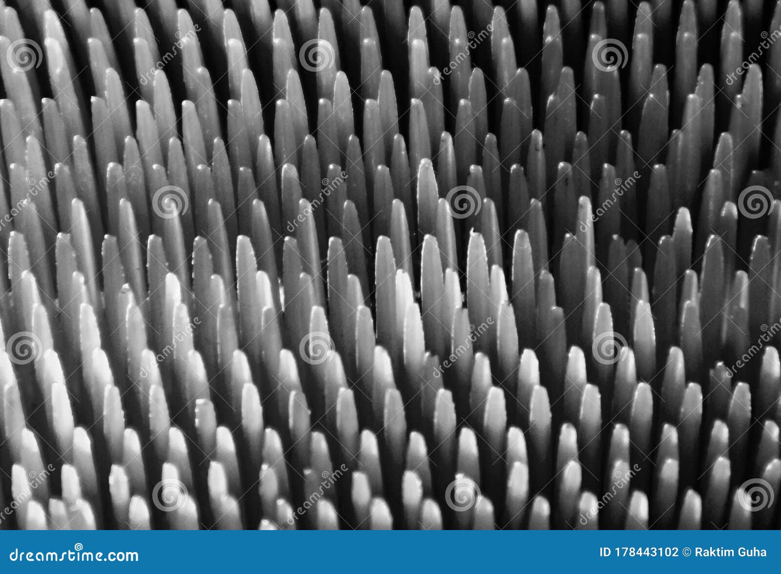 The Spiked Patterns Of The Cloth Washing Brush Makes Beautiful Design ...