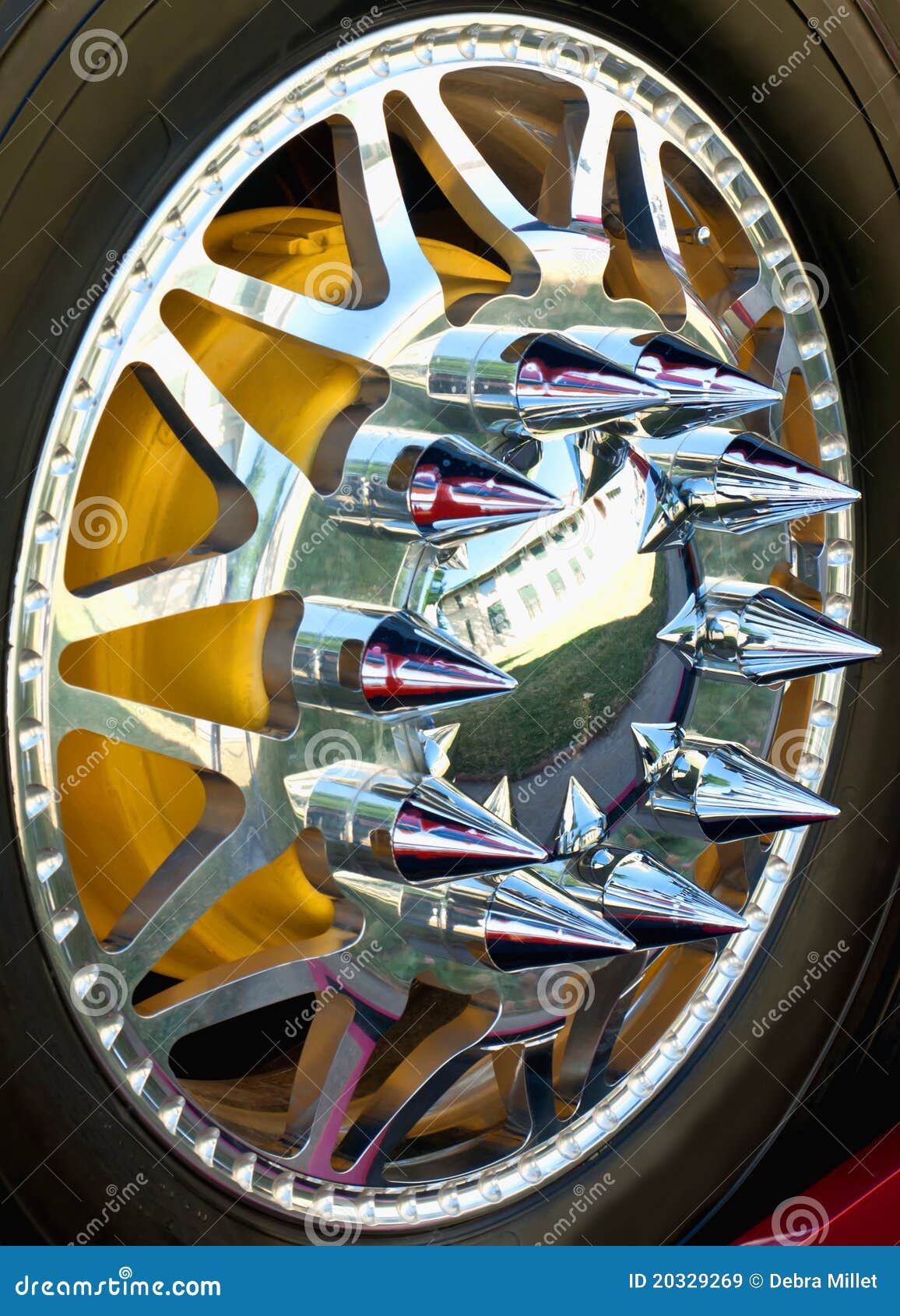 Spiked wheel stock image. Image of vertical, breaks, wheels - 20329269