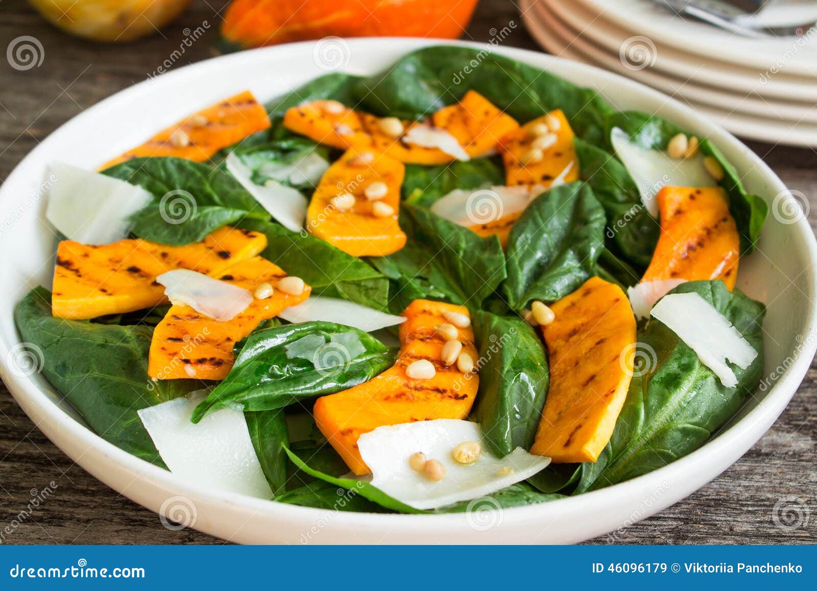 Spinach Salad with Roasted Pumpkin Stock Image - Image of diet, recipe ...
