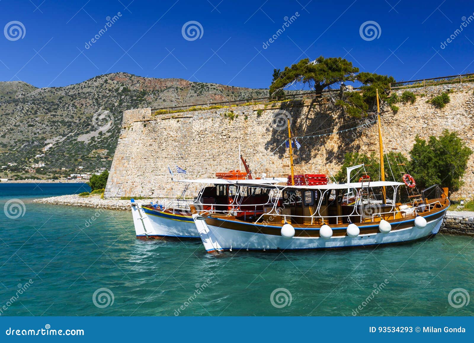 Spinalonga, Crete. editorial stock photo. Image of fortification - 93534293