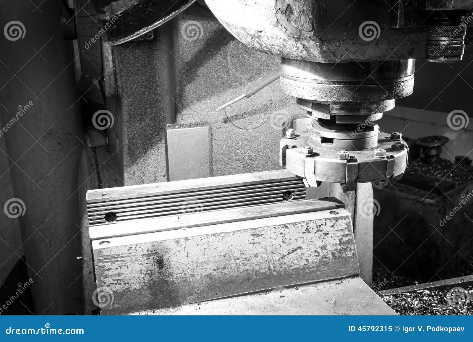 Spindle with a Disc Cutter Vertical Milling Machine Stock Image - Image ...
