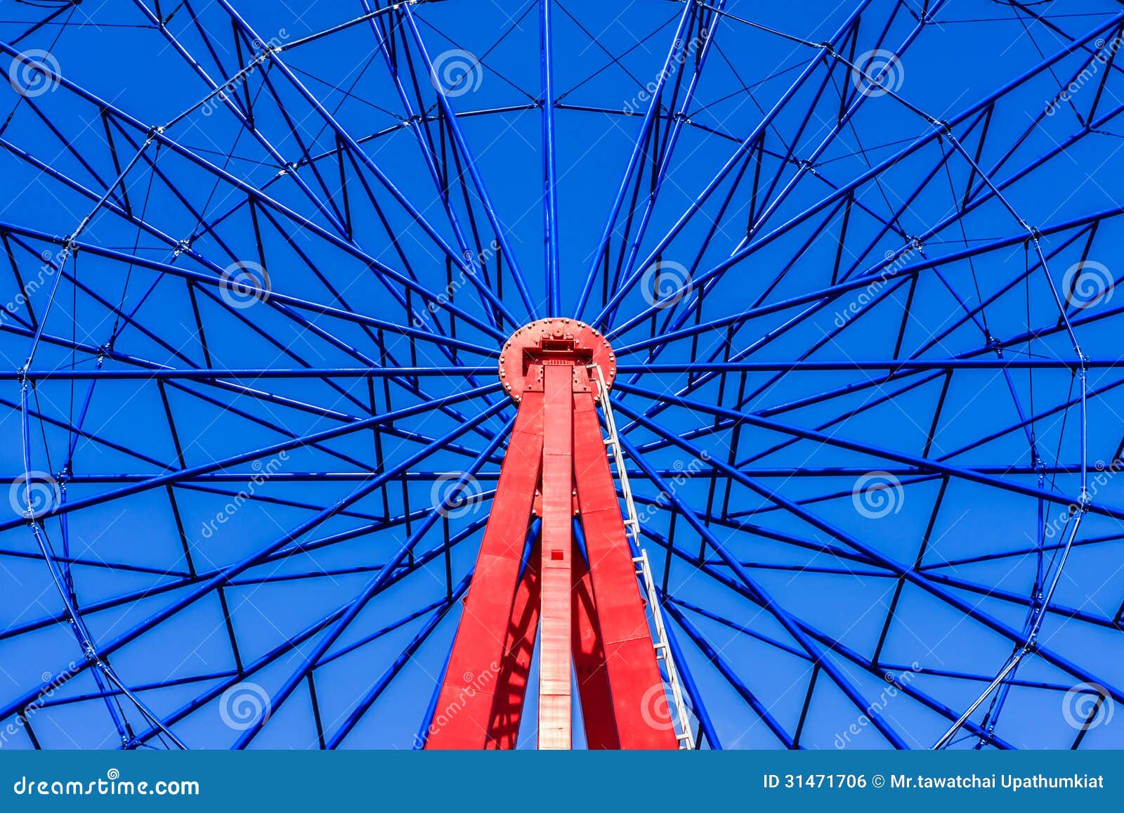 Spindle of Ferris Wheel stock photo. Image of bracing - 31471706