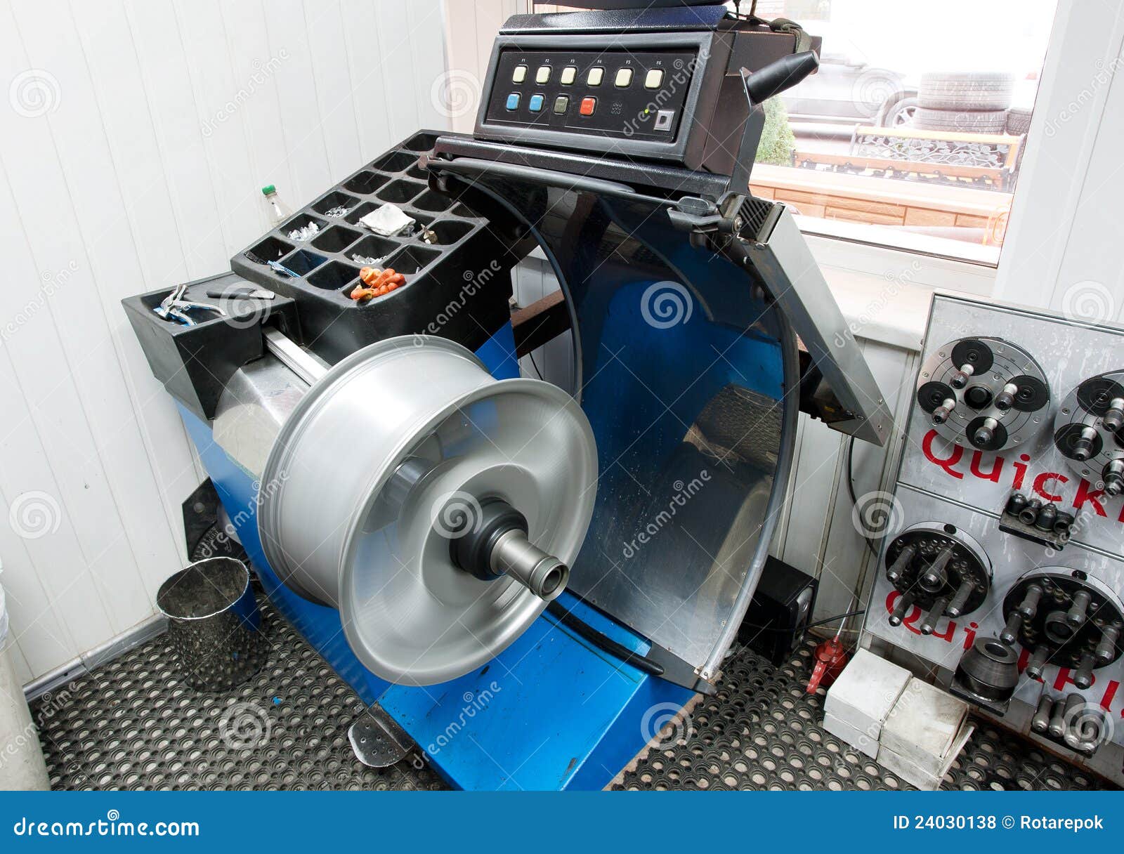 Spining car rim stock photo. Image of equipment, automotive - 24030138