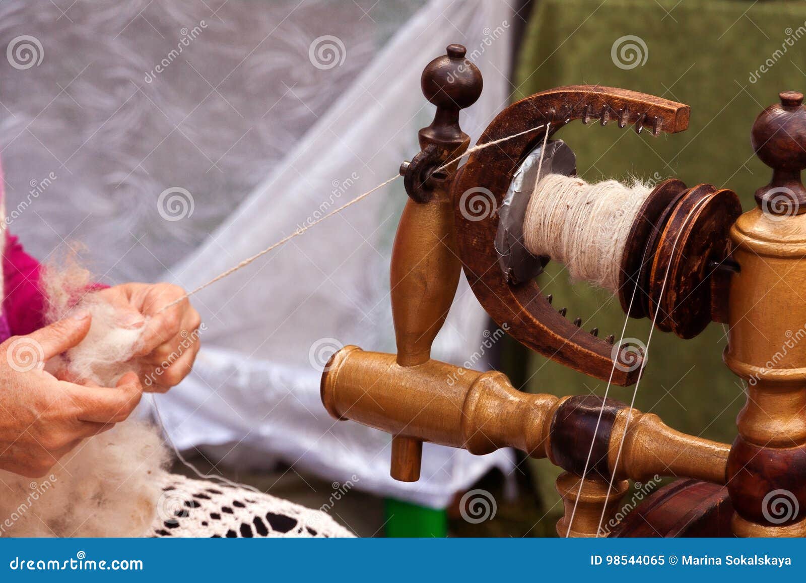 Spinner hands spindle stock image. Image of yarn, thread - 98544065