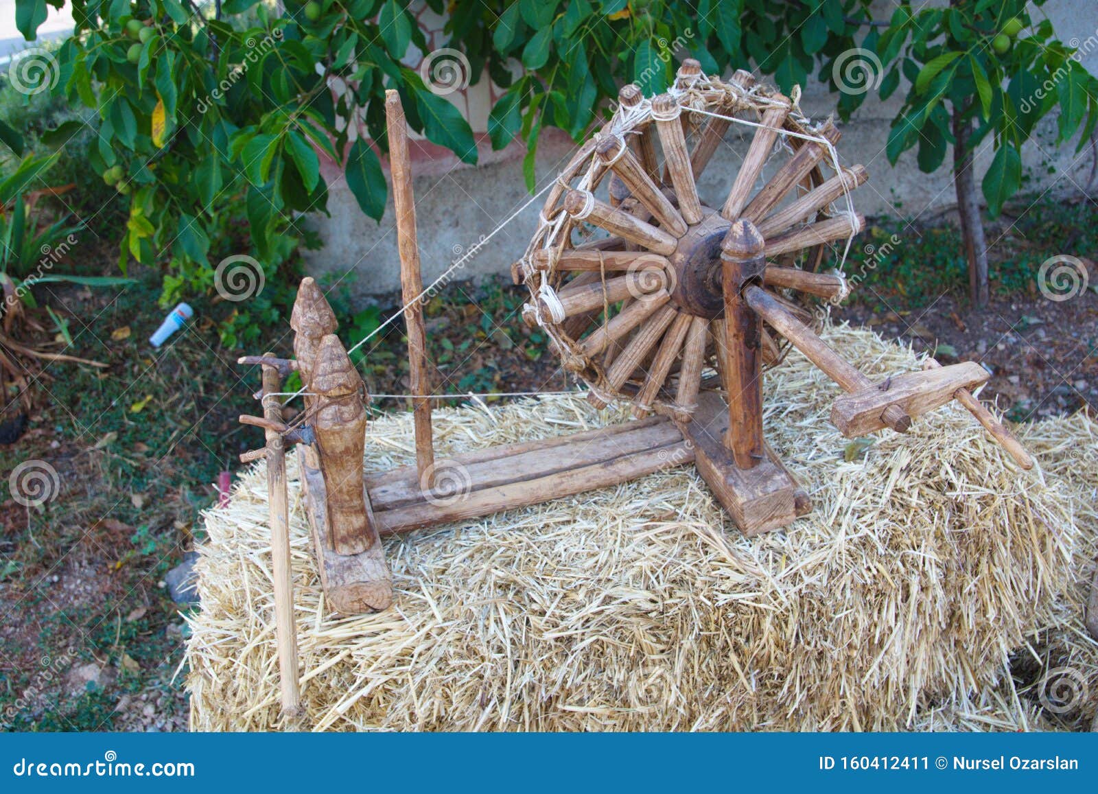 Spinning wheel stock image. Image of seam, embodiment - 160412411