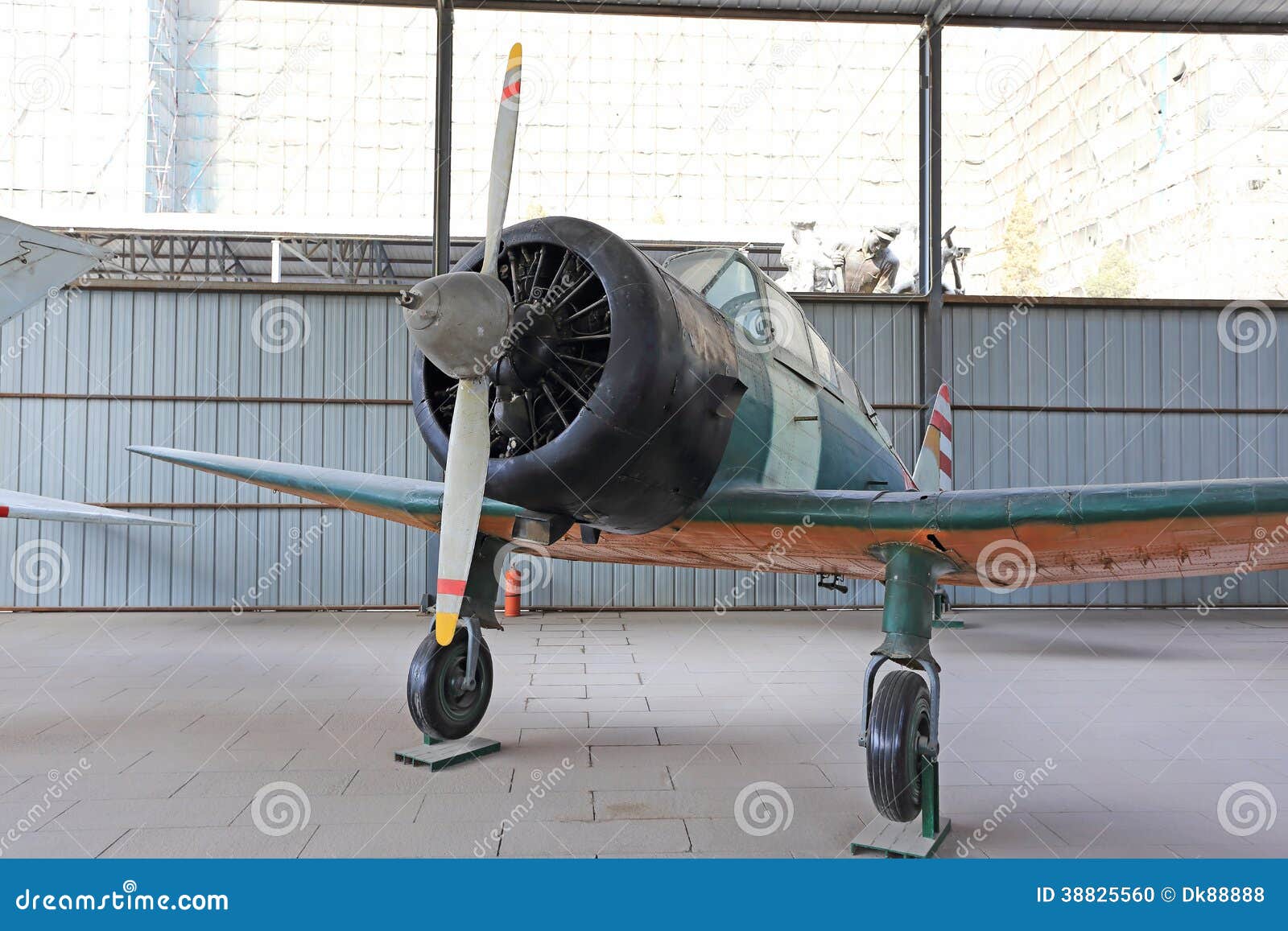 Spiral plane editorial image. Image of assem, activity - 38825560