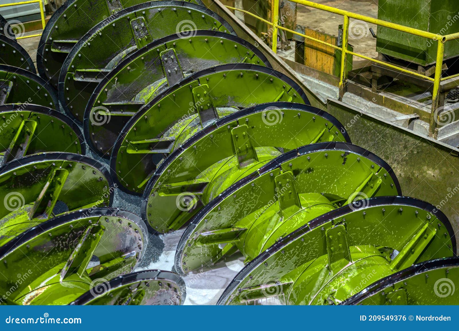 Spiral Classifier for Separating Fine Sands into Fractions. Mining and ...