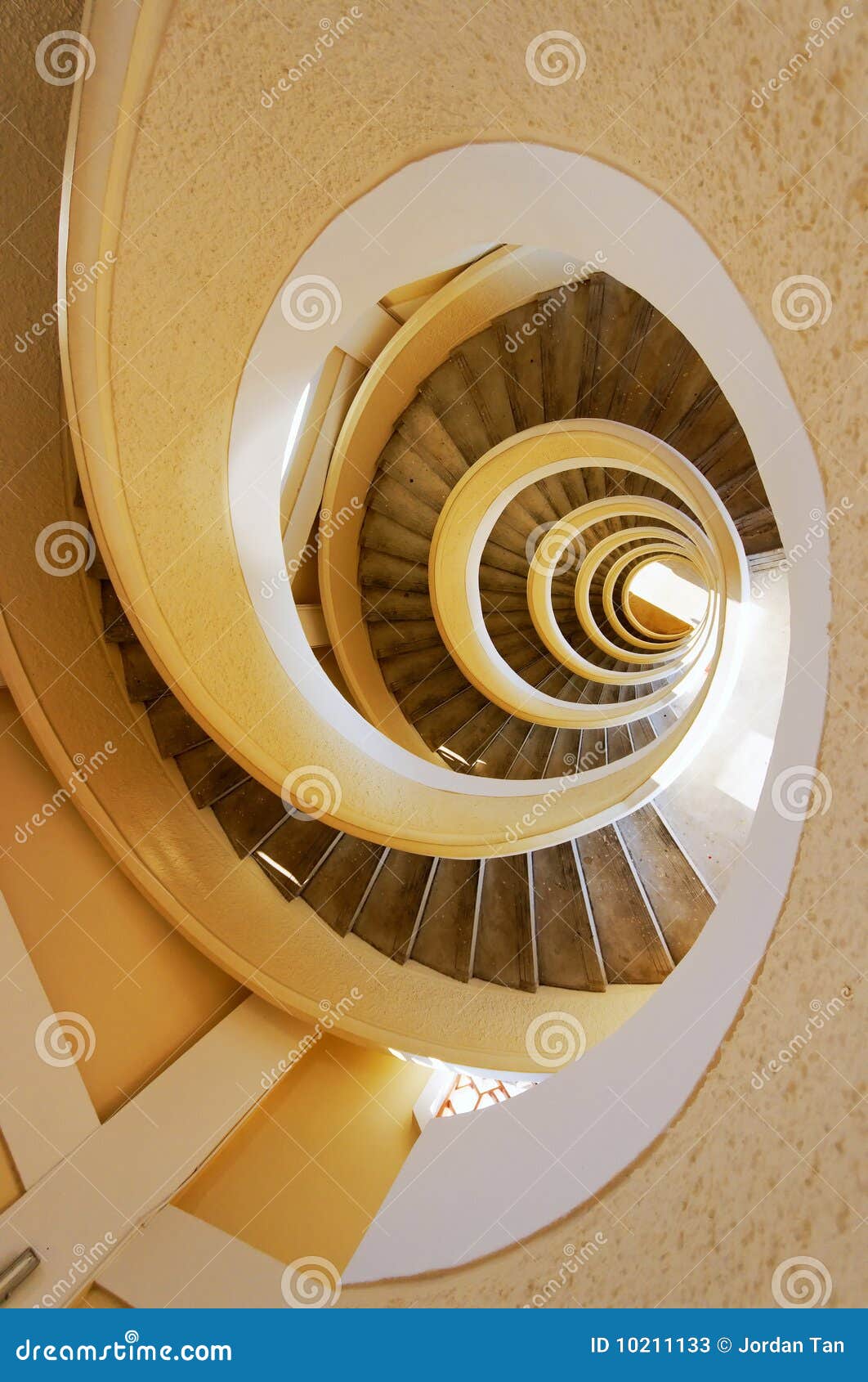 Spiraling staircase stock image. Image of circle, step - 10211133