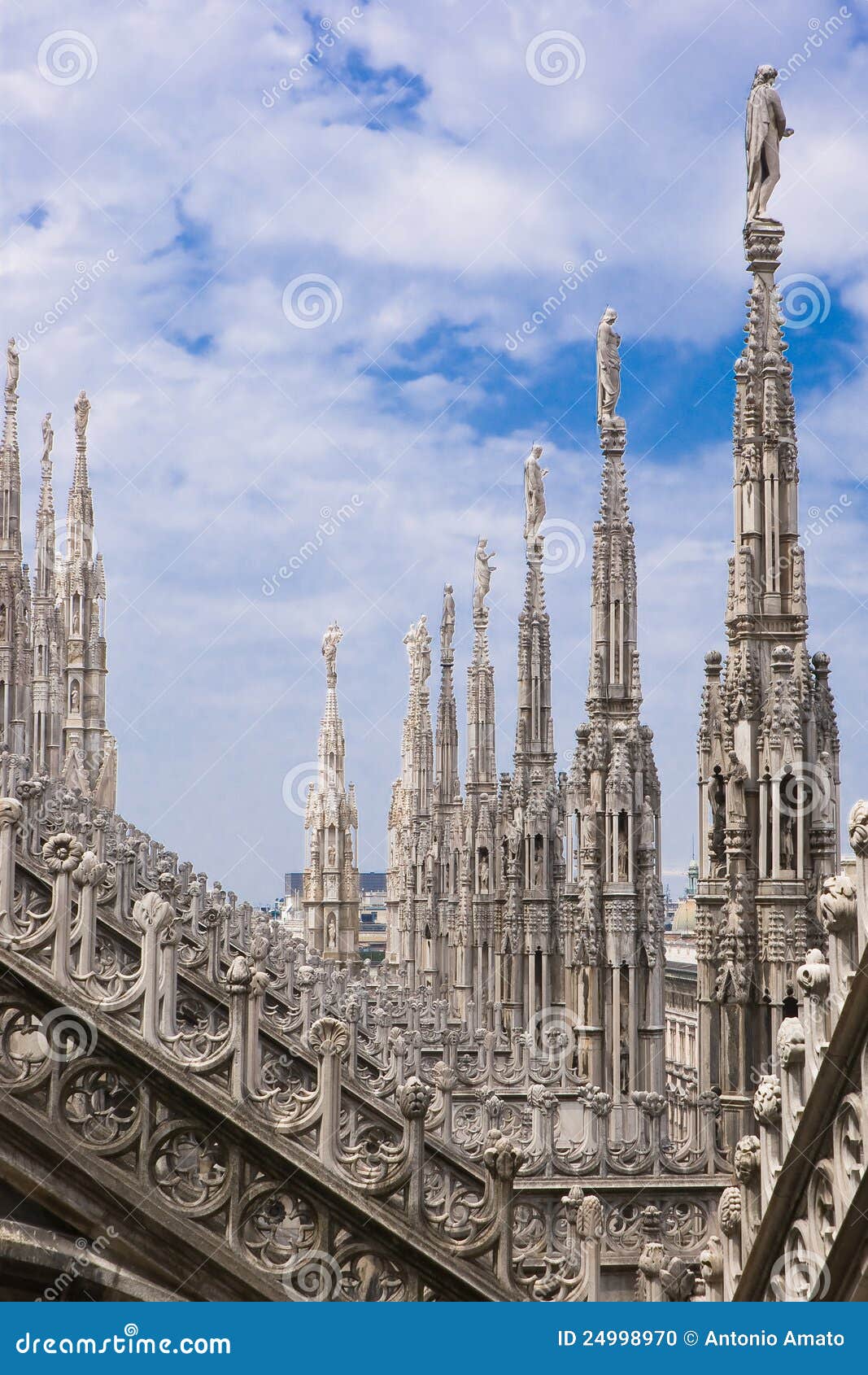 Spires of the Cathedral of Milan Stock Photo - Image of madonnina ...