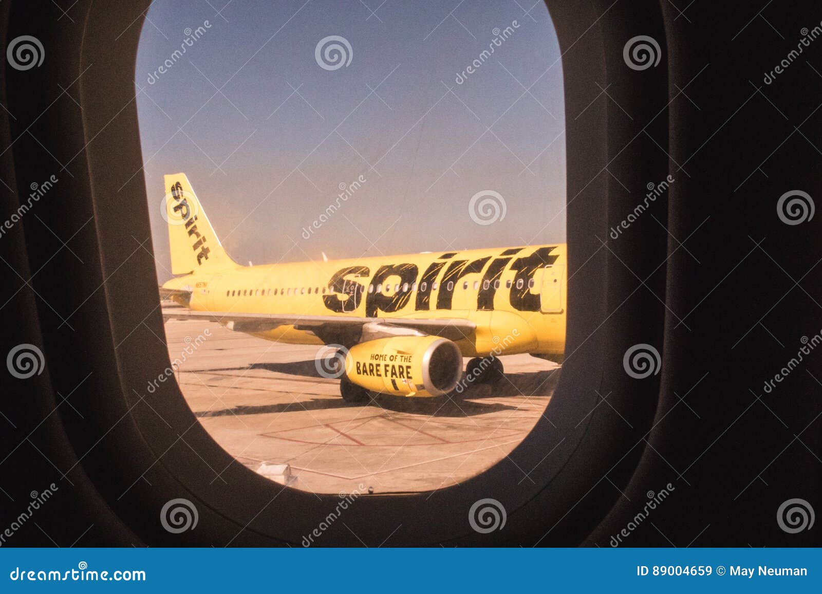 Spirit airline plane editorial stock image. Image of vintage - 89004659
