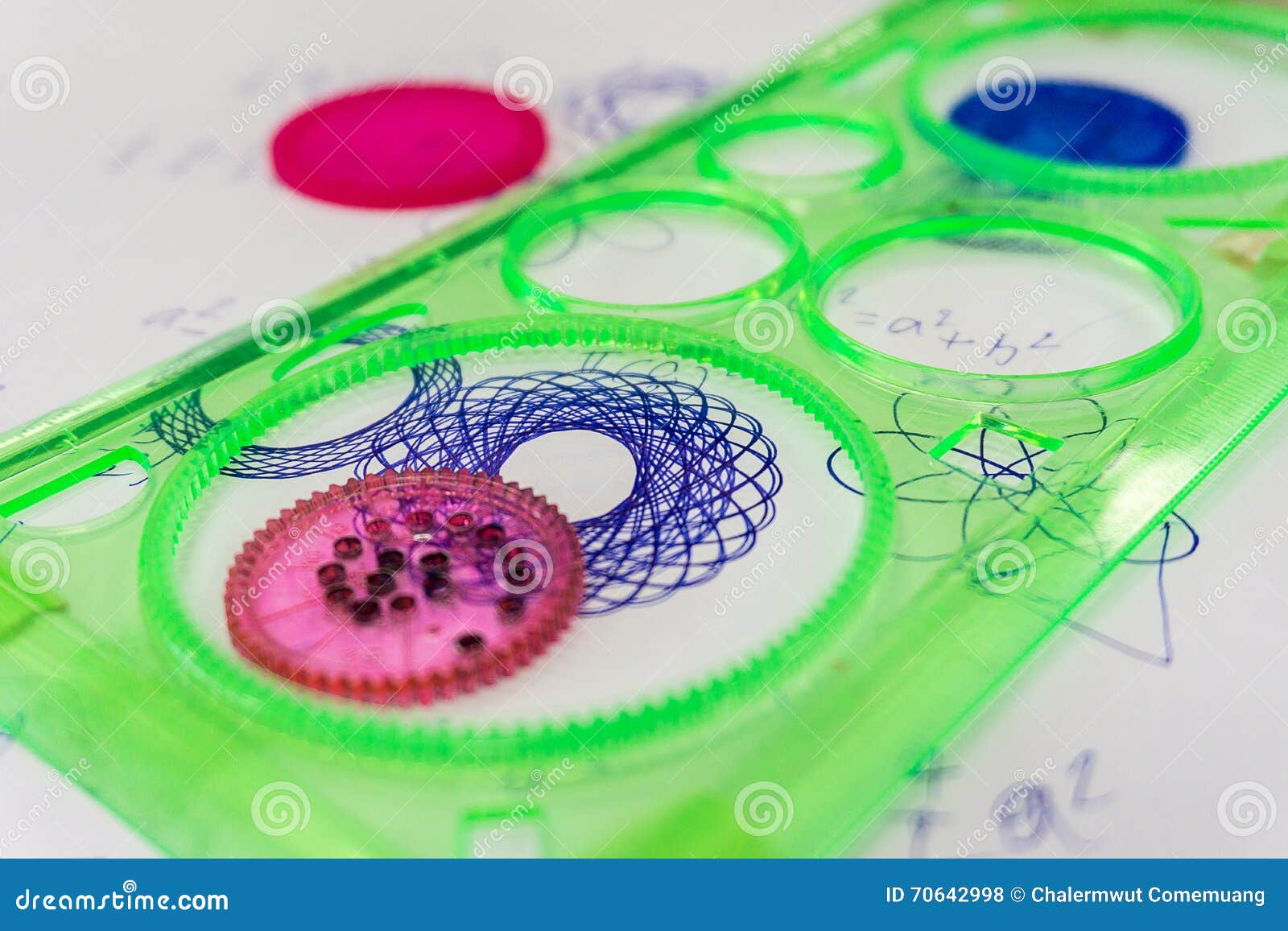 Spirograph Royalty-Free Stock Photography | CartoonDealer.com #32052659