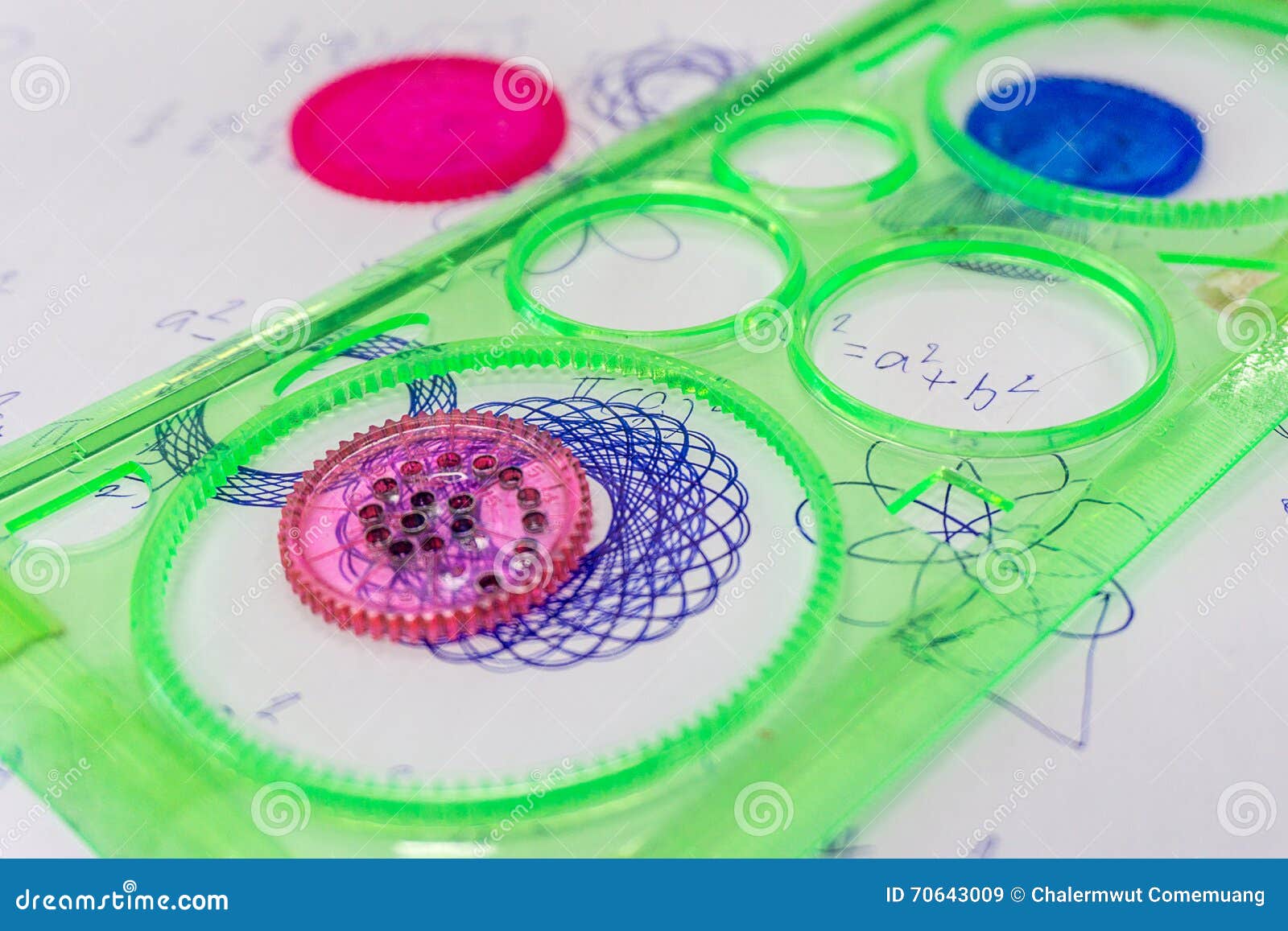 Spirograph Royalty-Free Stock Photography | CartoonDealer.com #32052659