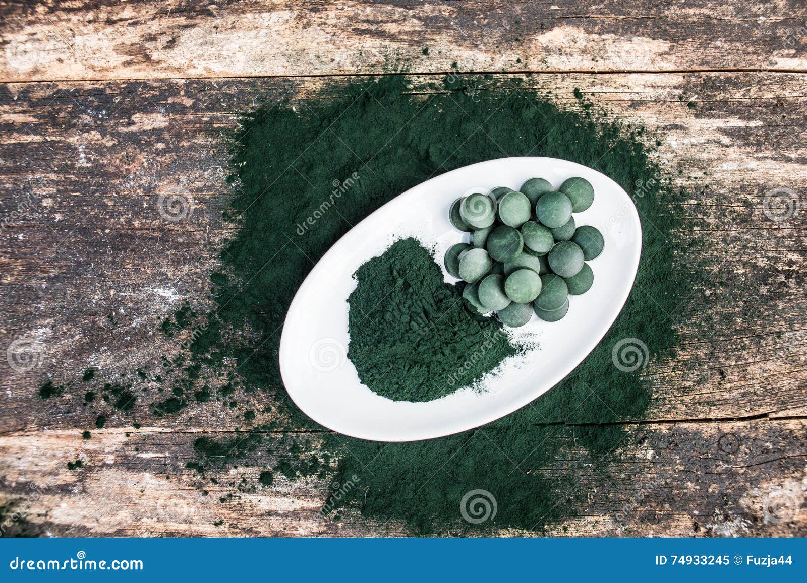 Spirulina Algae Powder and Tablets Stock Image - Image of dietary, herb ...