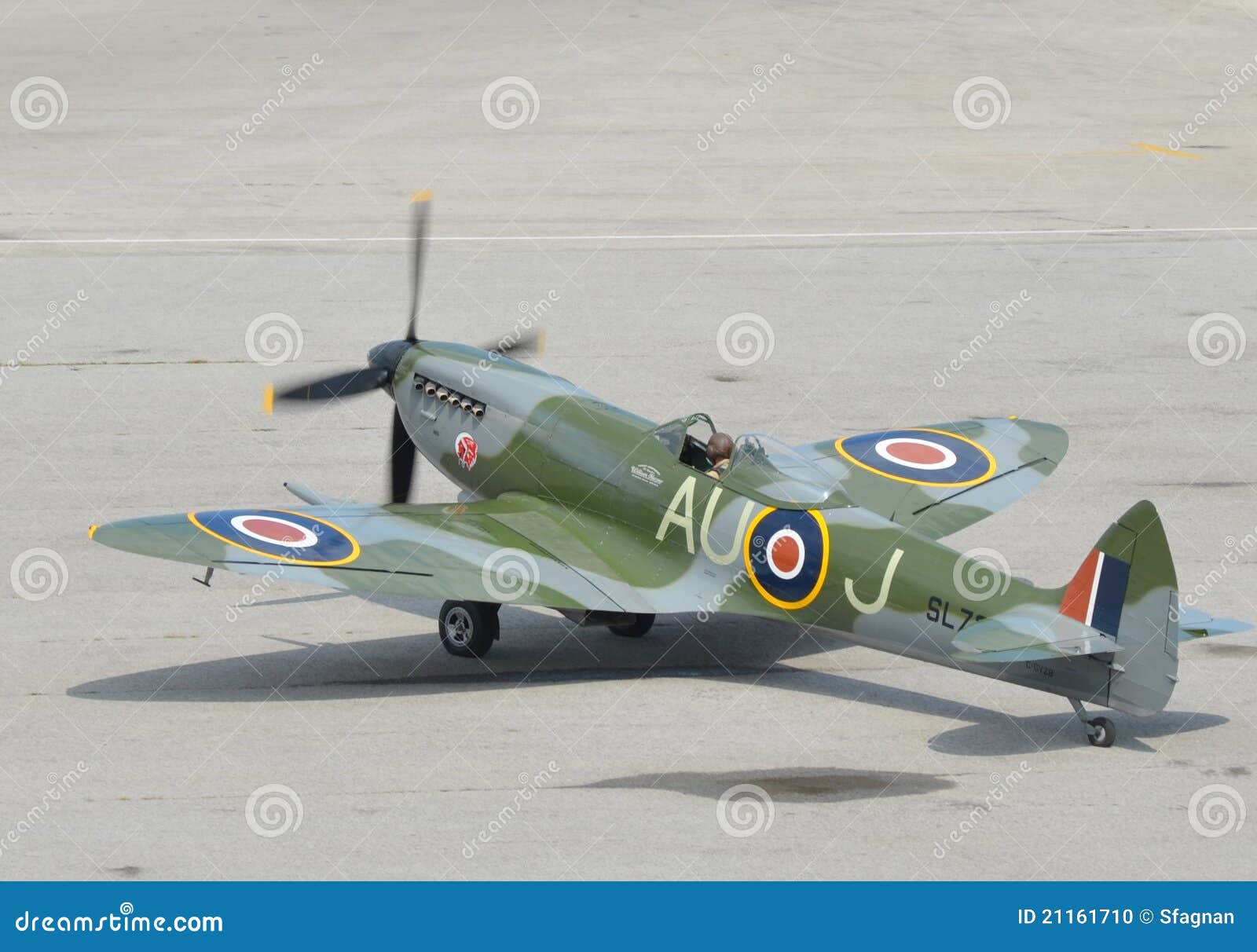Spitfire editorial image. Image of canada, aviation, spitfire - 21161710
