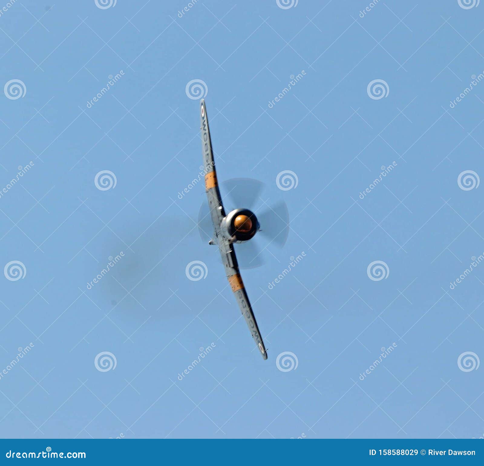Spitfire in Flight. WW2 Aircraft Flight Airplane Fighter Plane ...