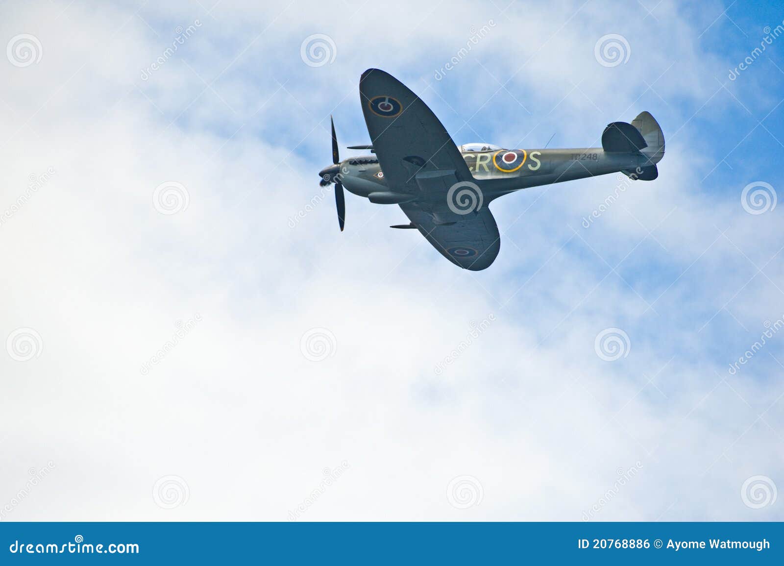 Spitfire Flying into Cloud. Editorial Photo - Image of blue, black ...
