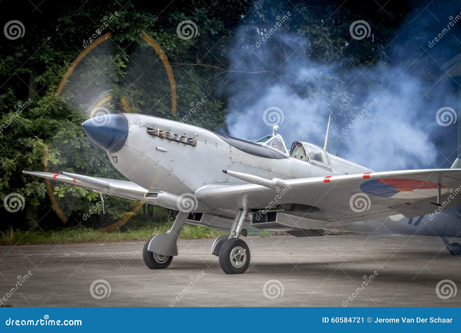 Spitfire Starting Its Engine Editorial Photo - Image of merlin ...