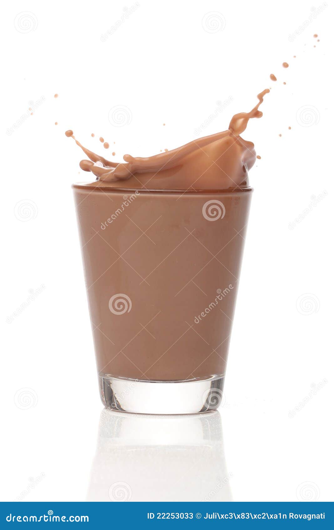 Splah Del Chocolate Con Leche Imagen de archivo - Imagen de batido ...