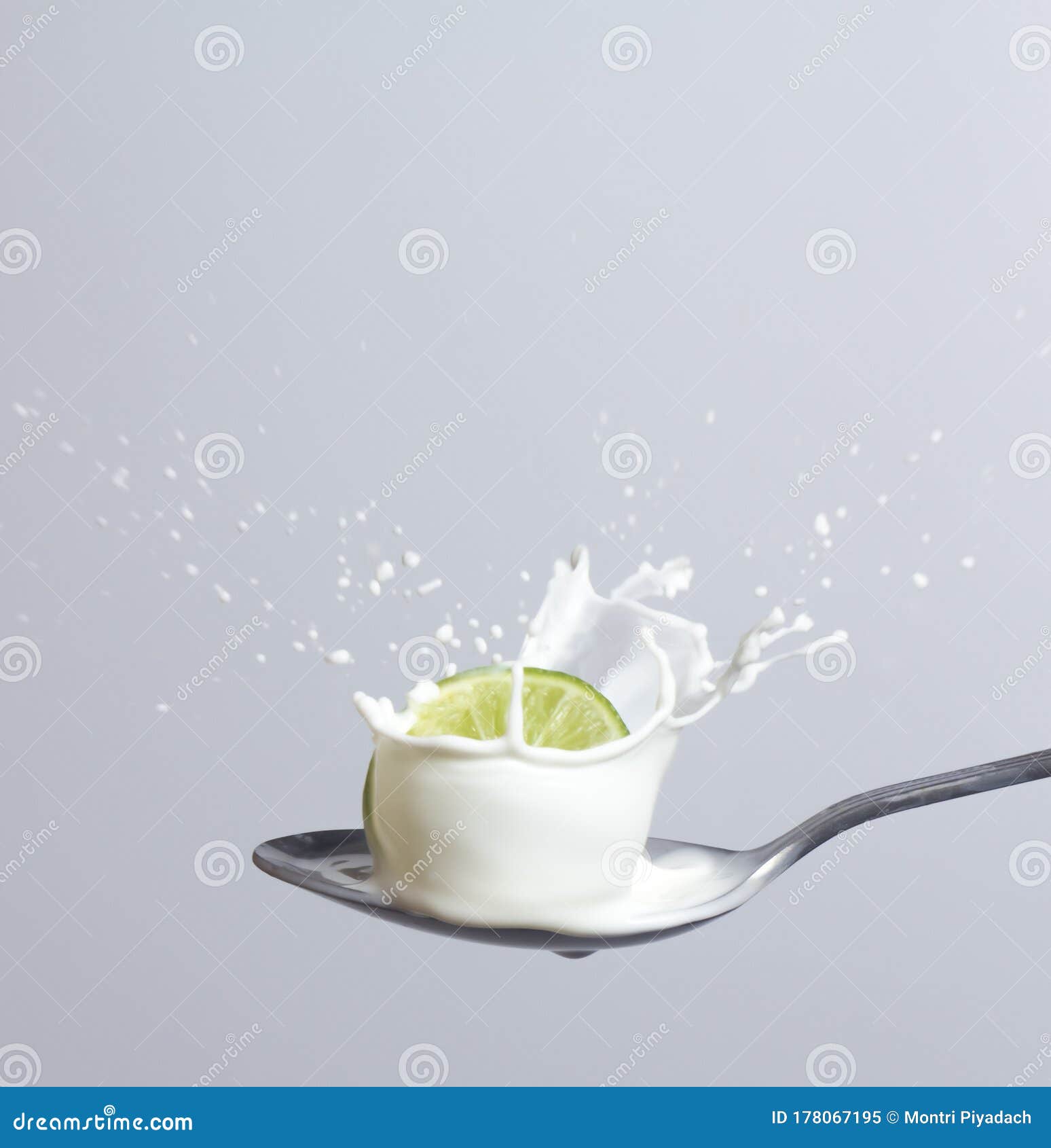 The Splash of Milk in the Spoon Stock Image - Image of freshness, fall ...
